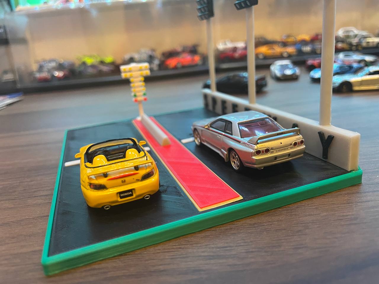 Dual 1/64 Drag Strip Display by GigaPenguin | Download free STL model ...