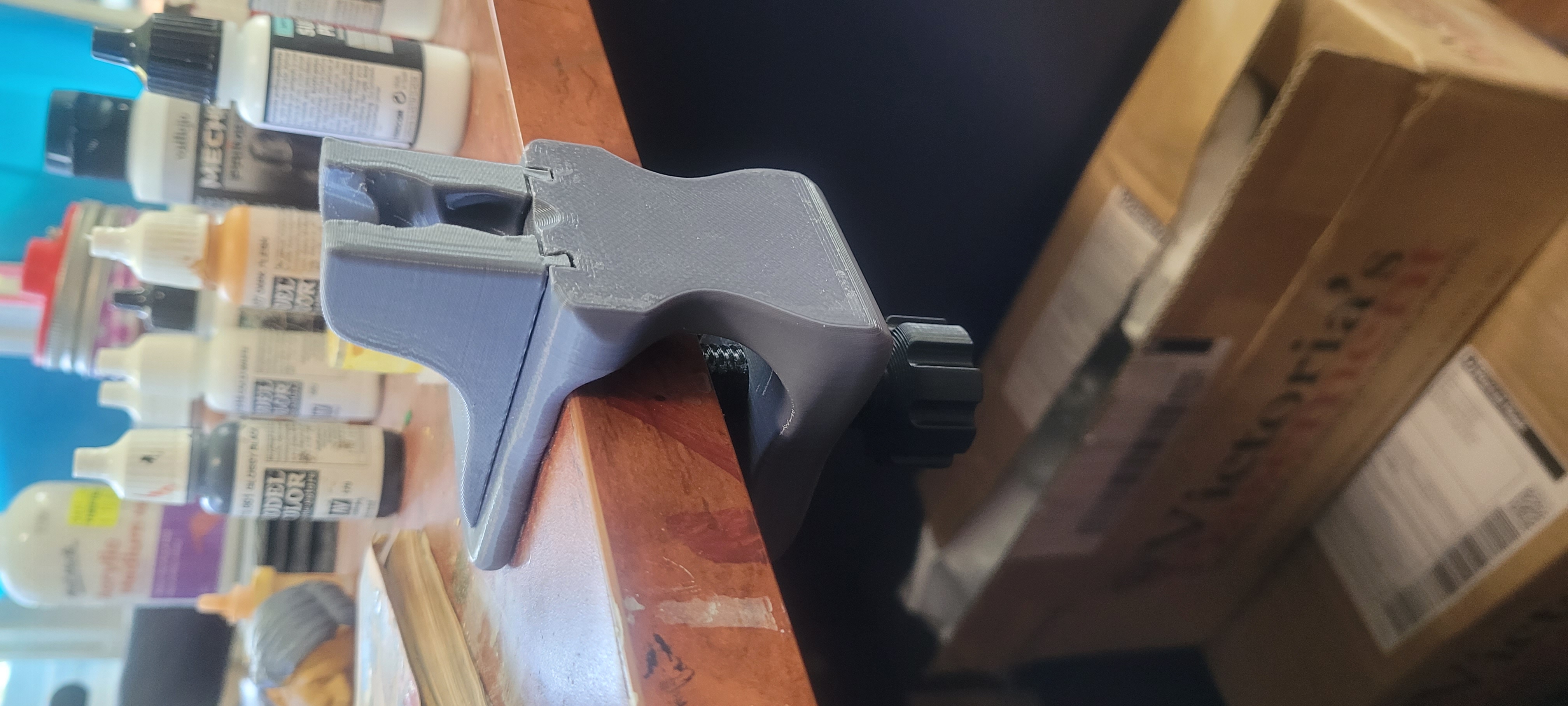 airbrush holder por tanth | Descargar modelo STL gratuito | Printables.com