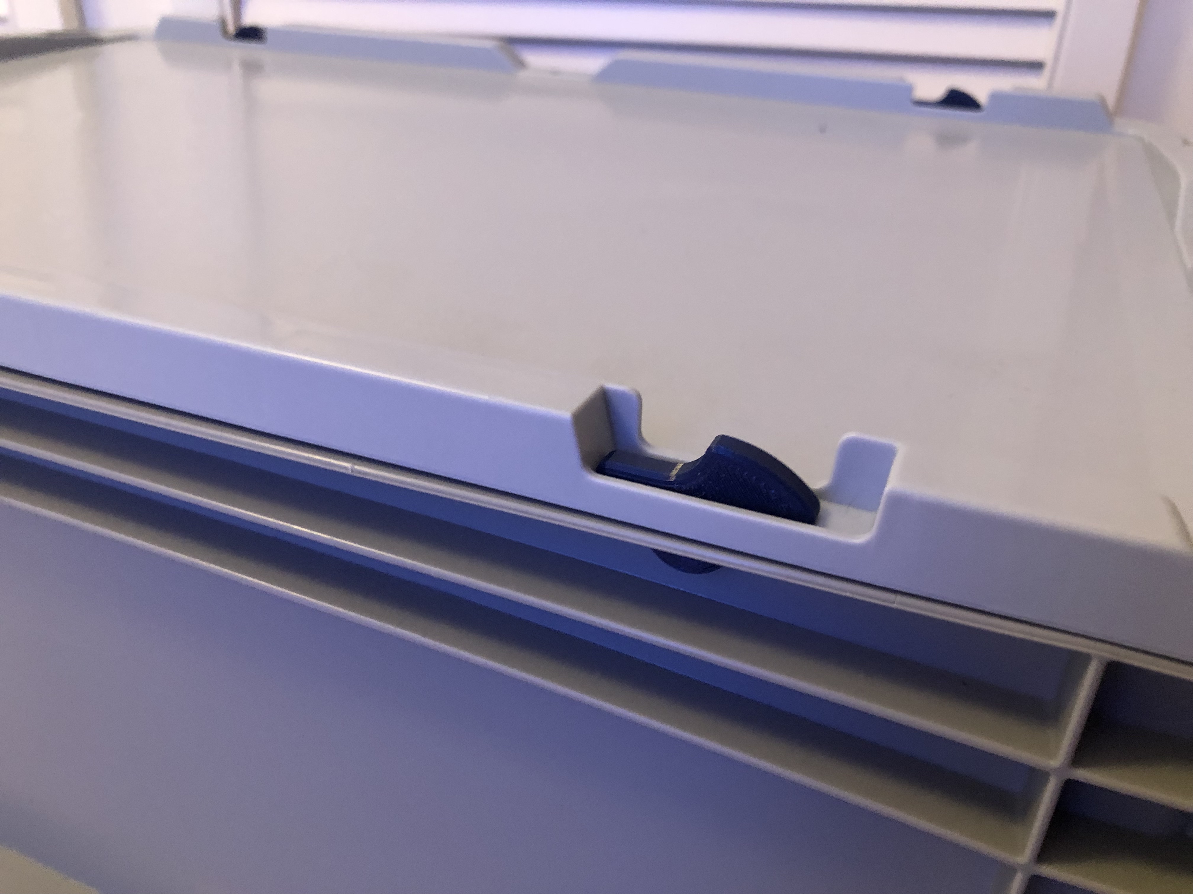 Eurobox Clip by B0rax | Download free STL model | Printables.com