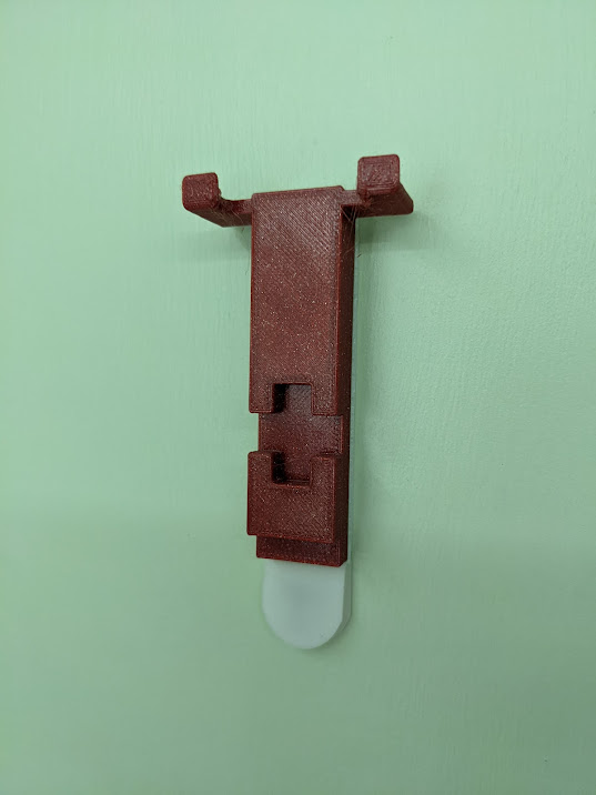 Command-Strip Wall Mount bracket for OpenRC F1 car od autora adavidm ...