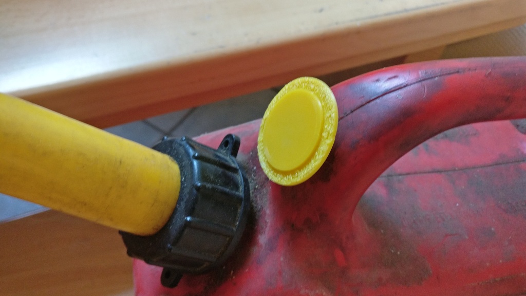 Replacement caps for Oregon dual-fuel canister (petrol/oil) by arminth ...