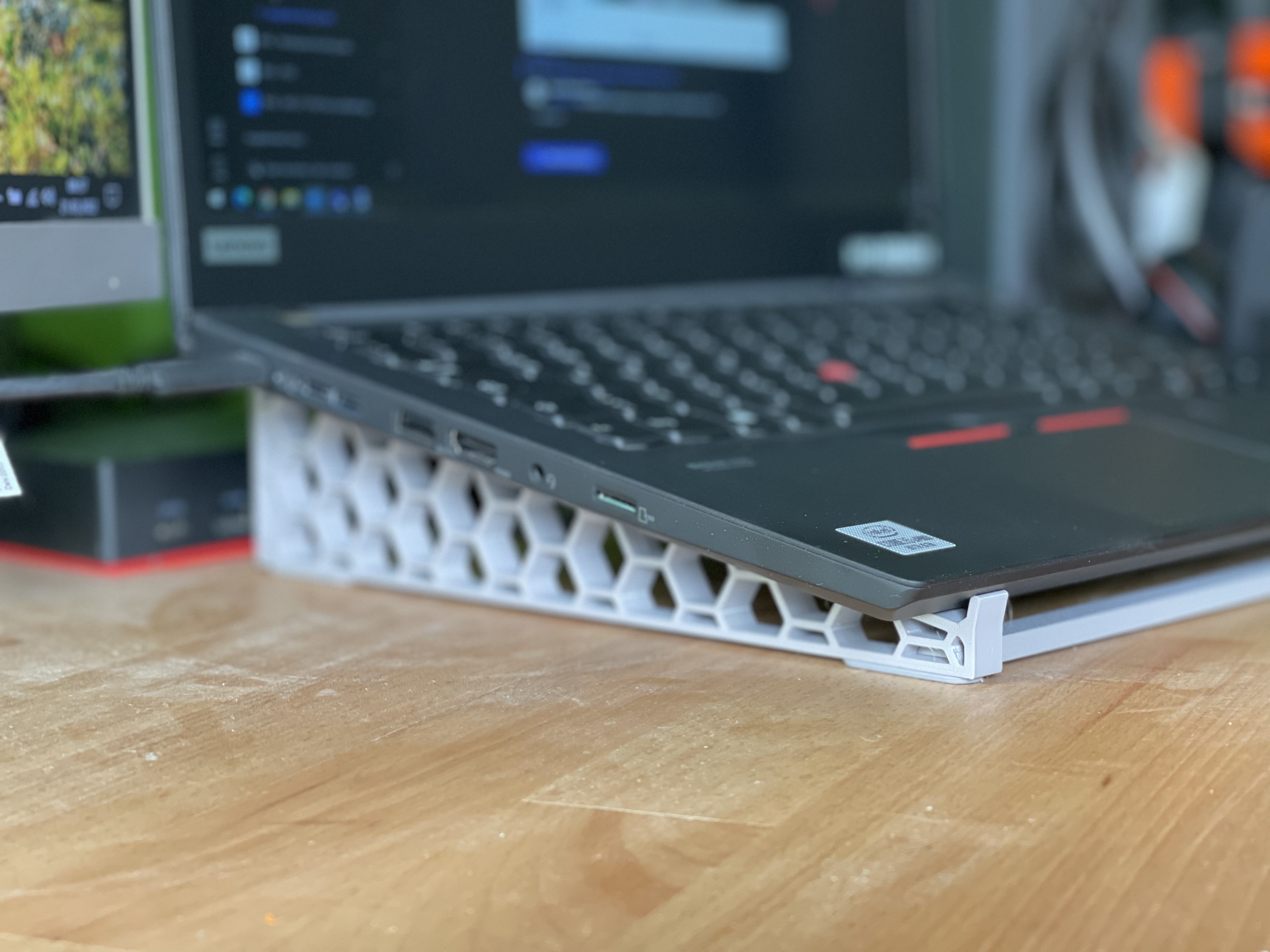 Honeycomb style notebook elevation stand by patrickzell | Download free ...