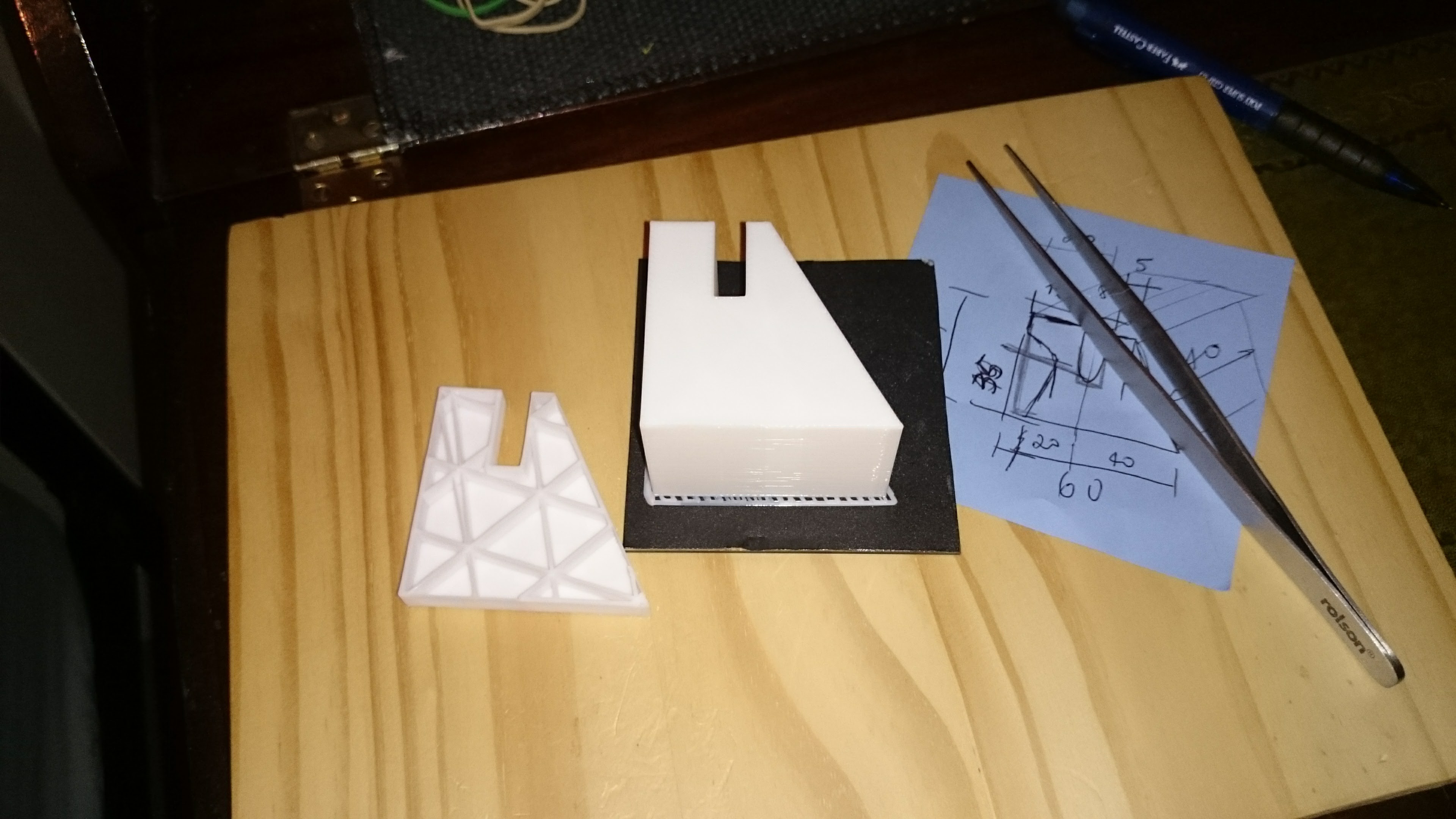 Computer Screen Feet by Ricardo | Download free STL model | Printables.com