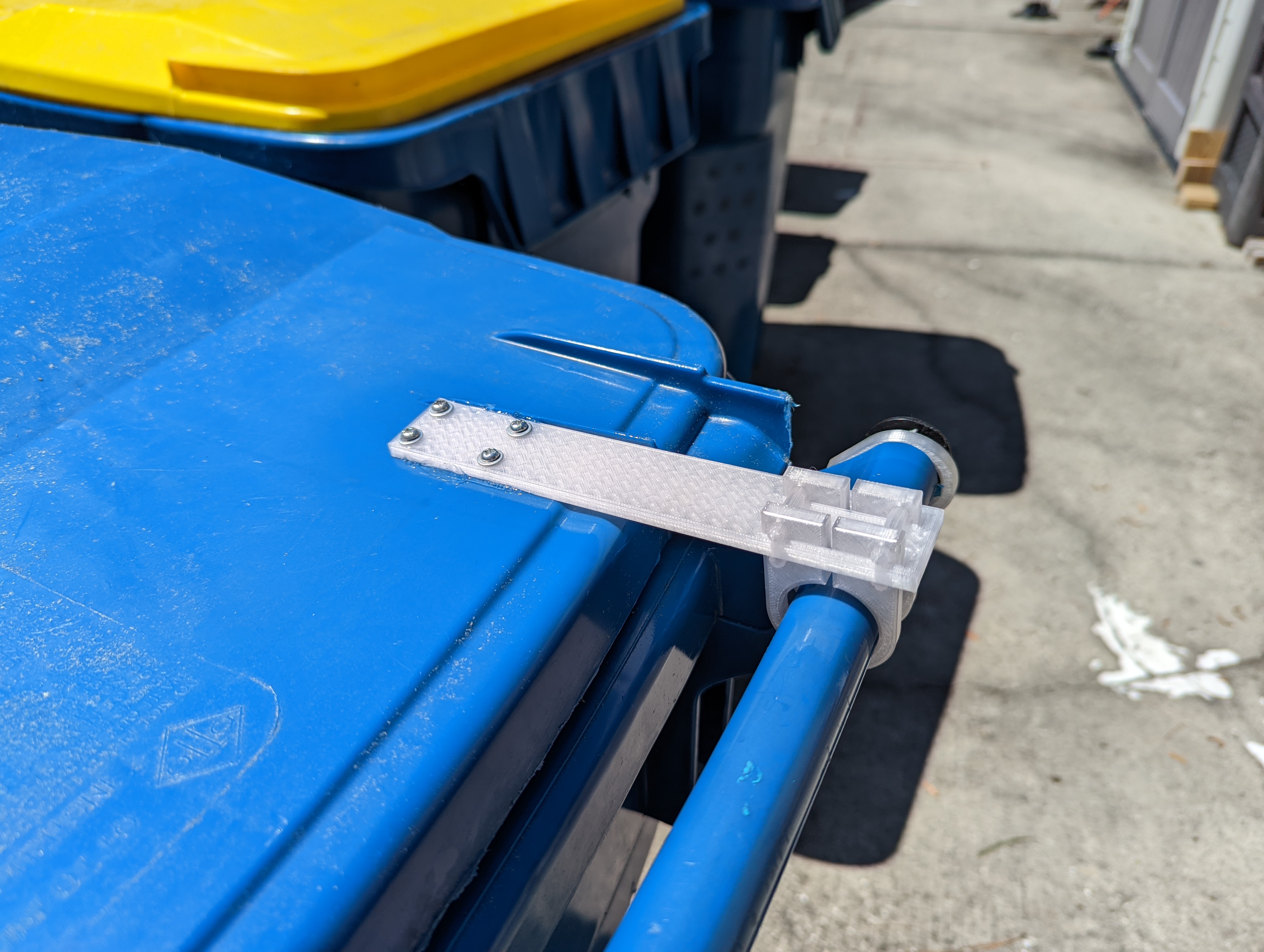 Trash (garbage) barrel lid fix by Riskable | Download free STL model ...