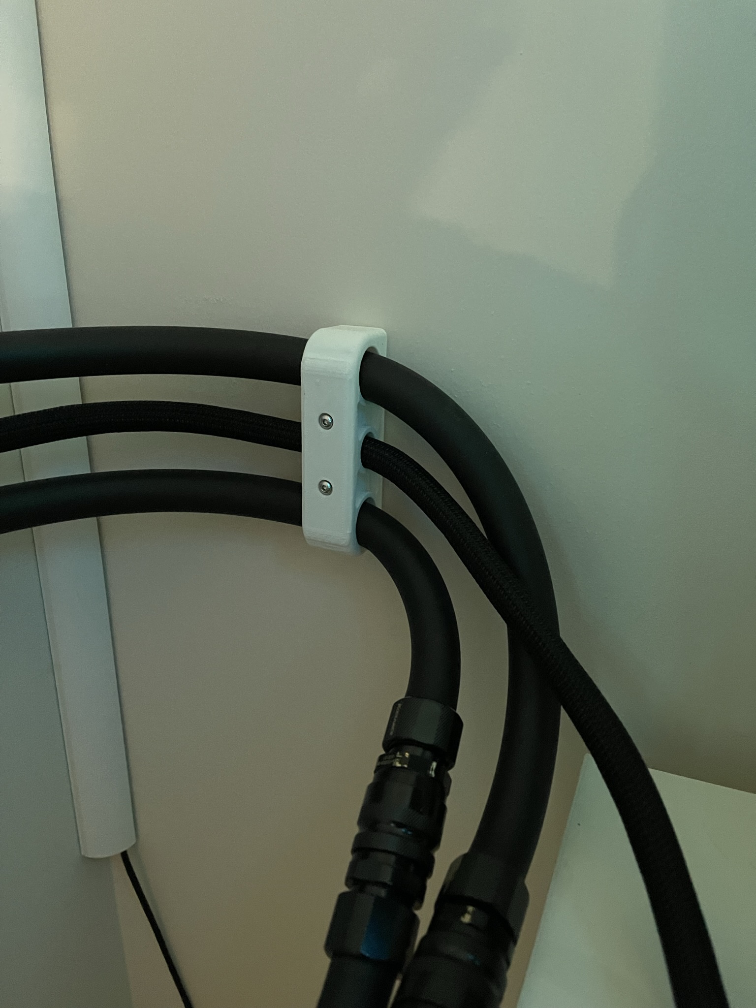 PC External Radiator Tubing & Wiring Bracket by strwbs | Download free ...