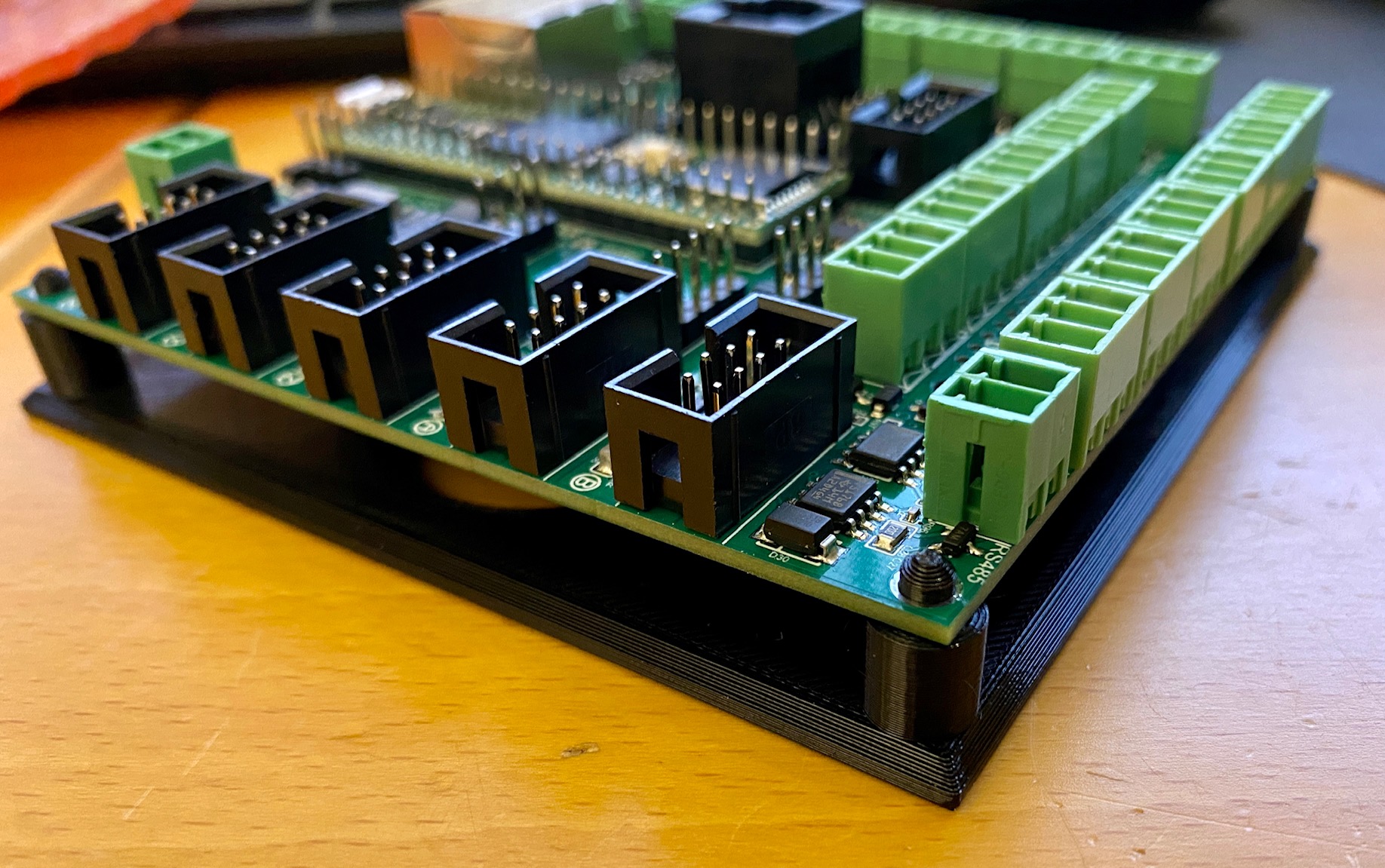 grblHAL 2k breakout board holder by Marcus | Download free STL model ...