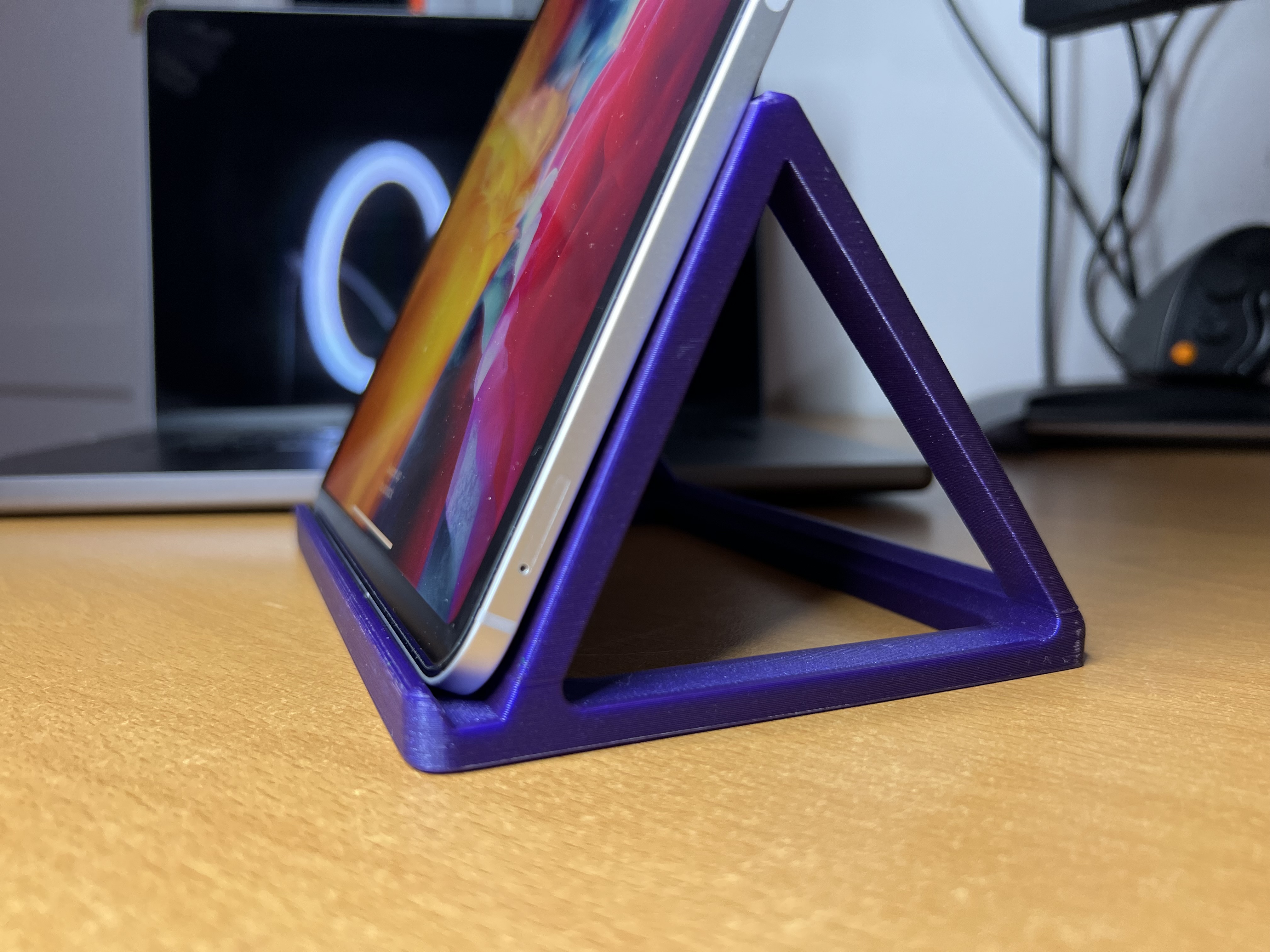 Simple and Sturdy Tablet Stand (with variations) par Fiddly Bits ...