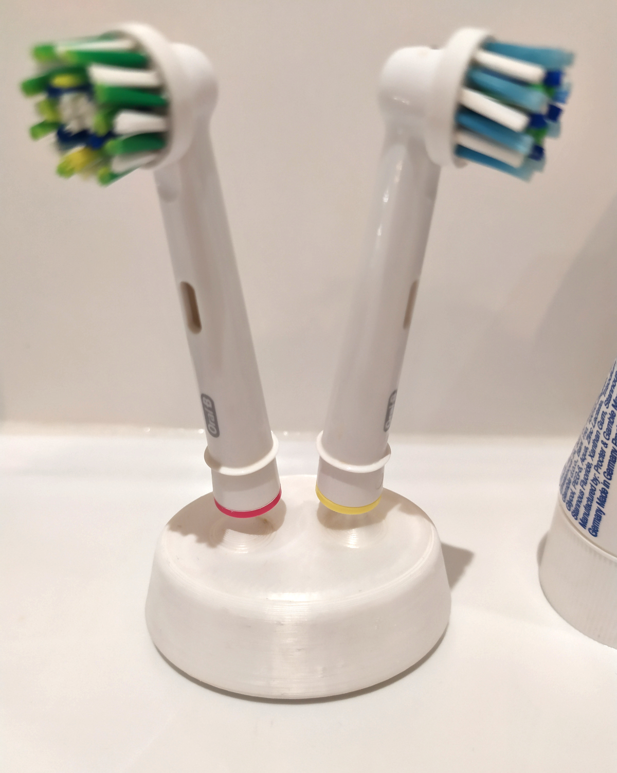 Oral-B electric toothbrush head stand by diyit | Download free STL ...