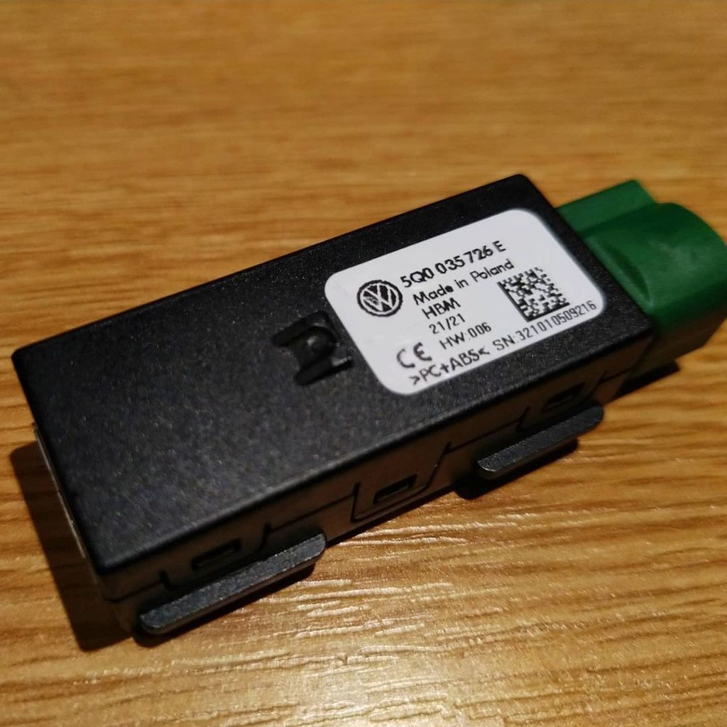 VW USB to AUX jack Adapter (5Q0035726 to 5M0035724) by Tim Angus ...