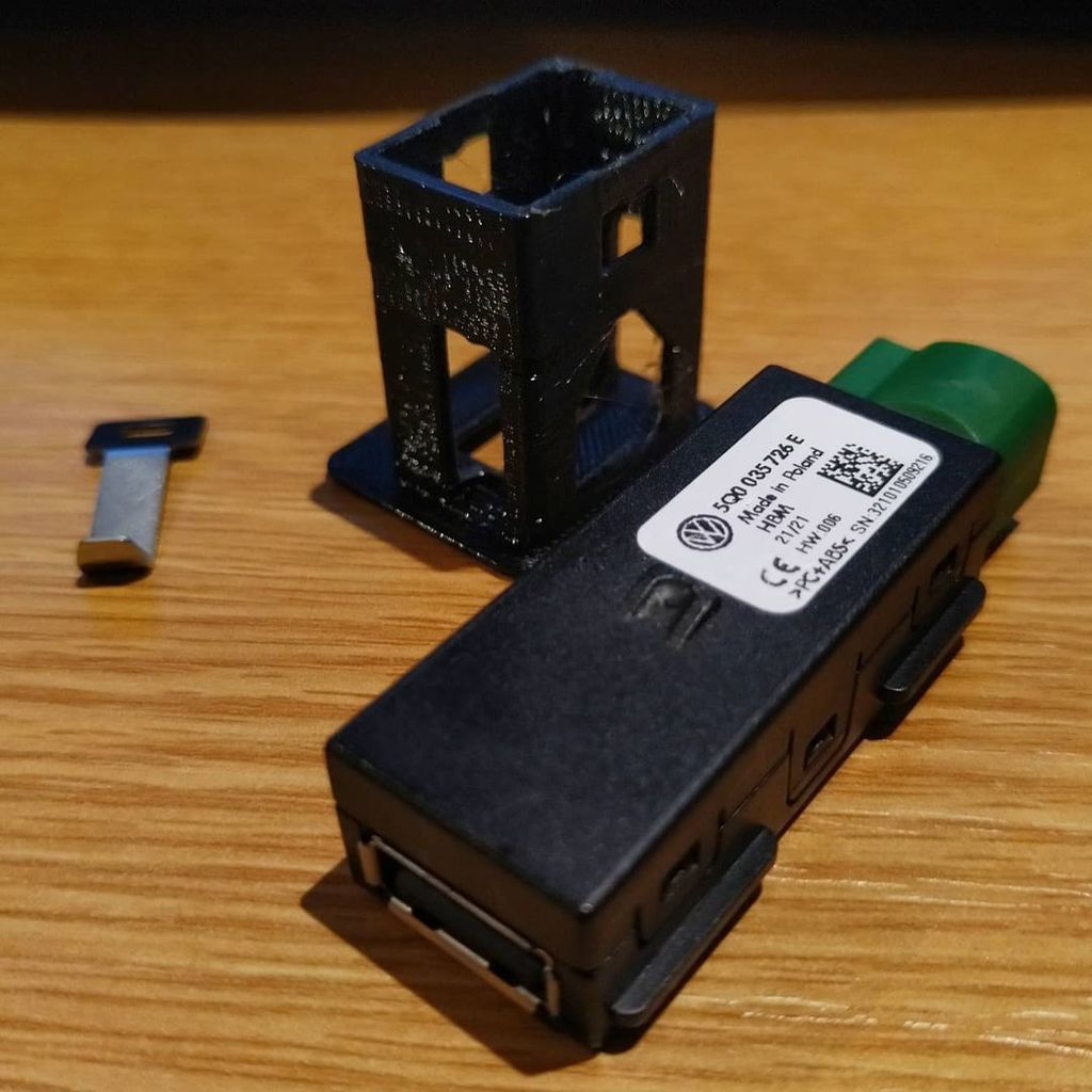 VW USB to AUX jack Adapter (5Q0035726 to 5M0035724) by Tim Angus ...