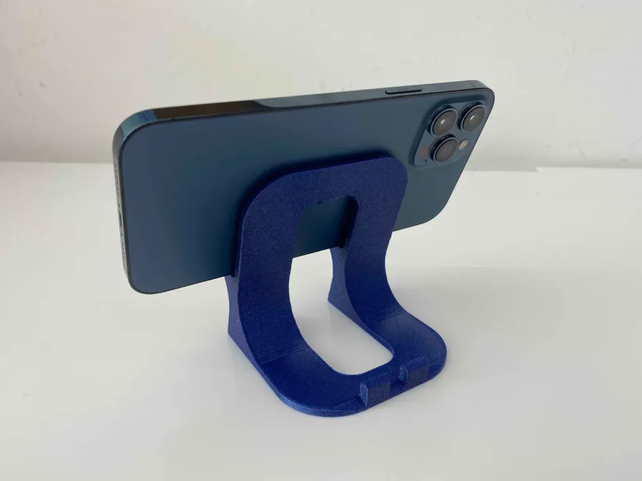 iPhone Stand by Daniel | Download free STL model | Printables.com