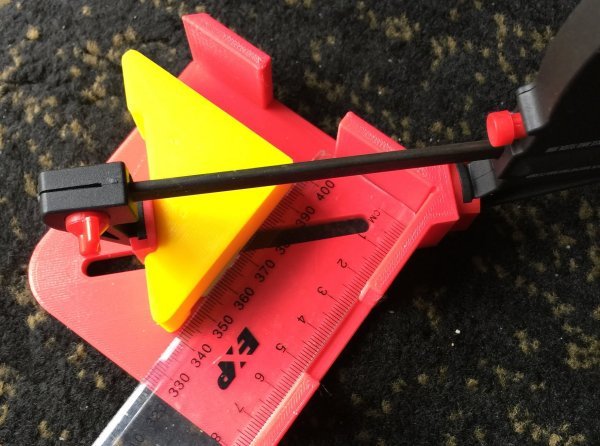 Corner Clamp by Bern | Download free STL model | Printables.com