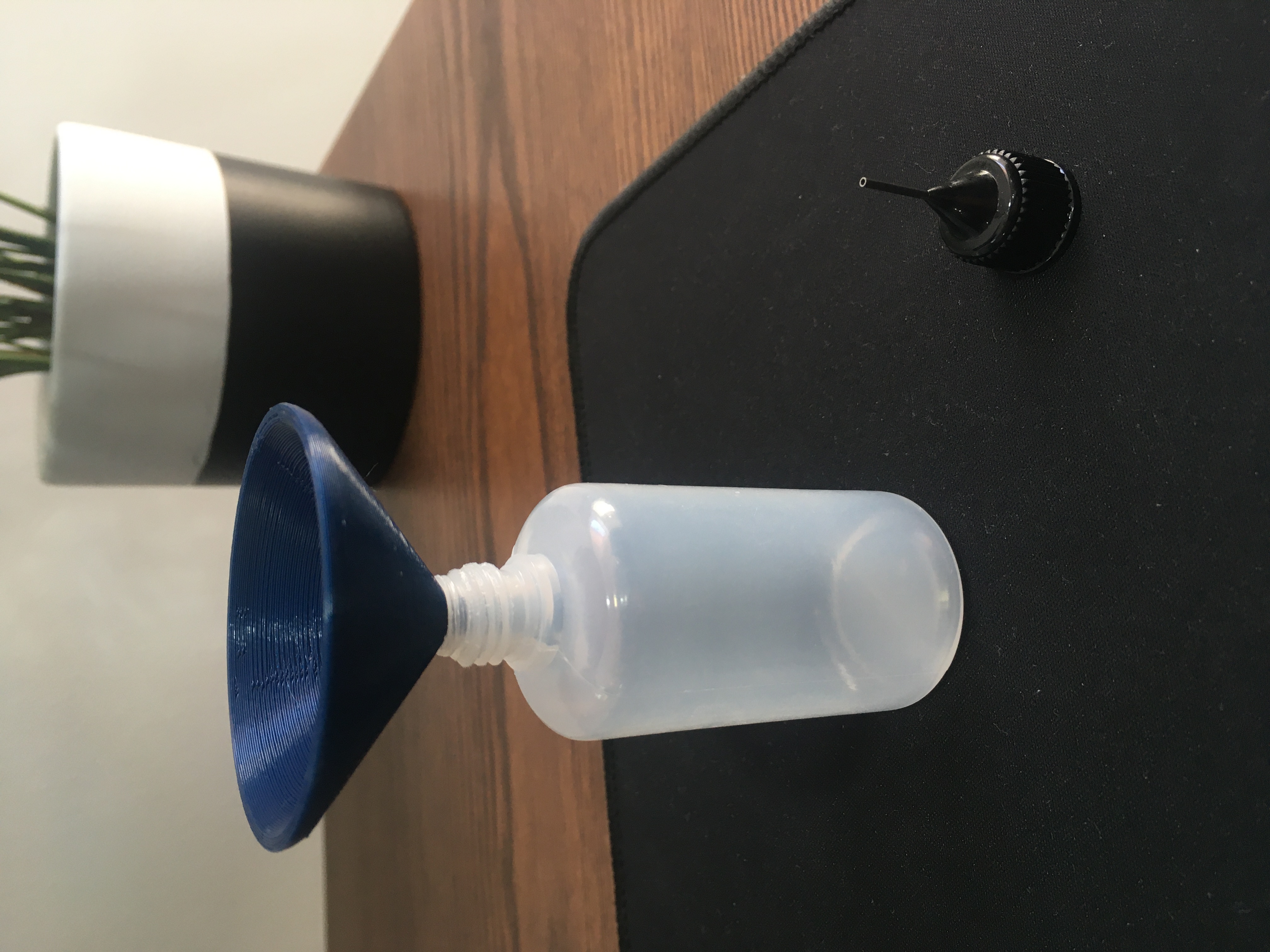 Funnel for small needle tip bottle by JV Lobo | Download free STL model ...