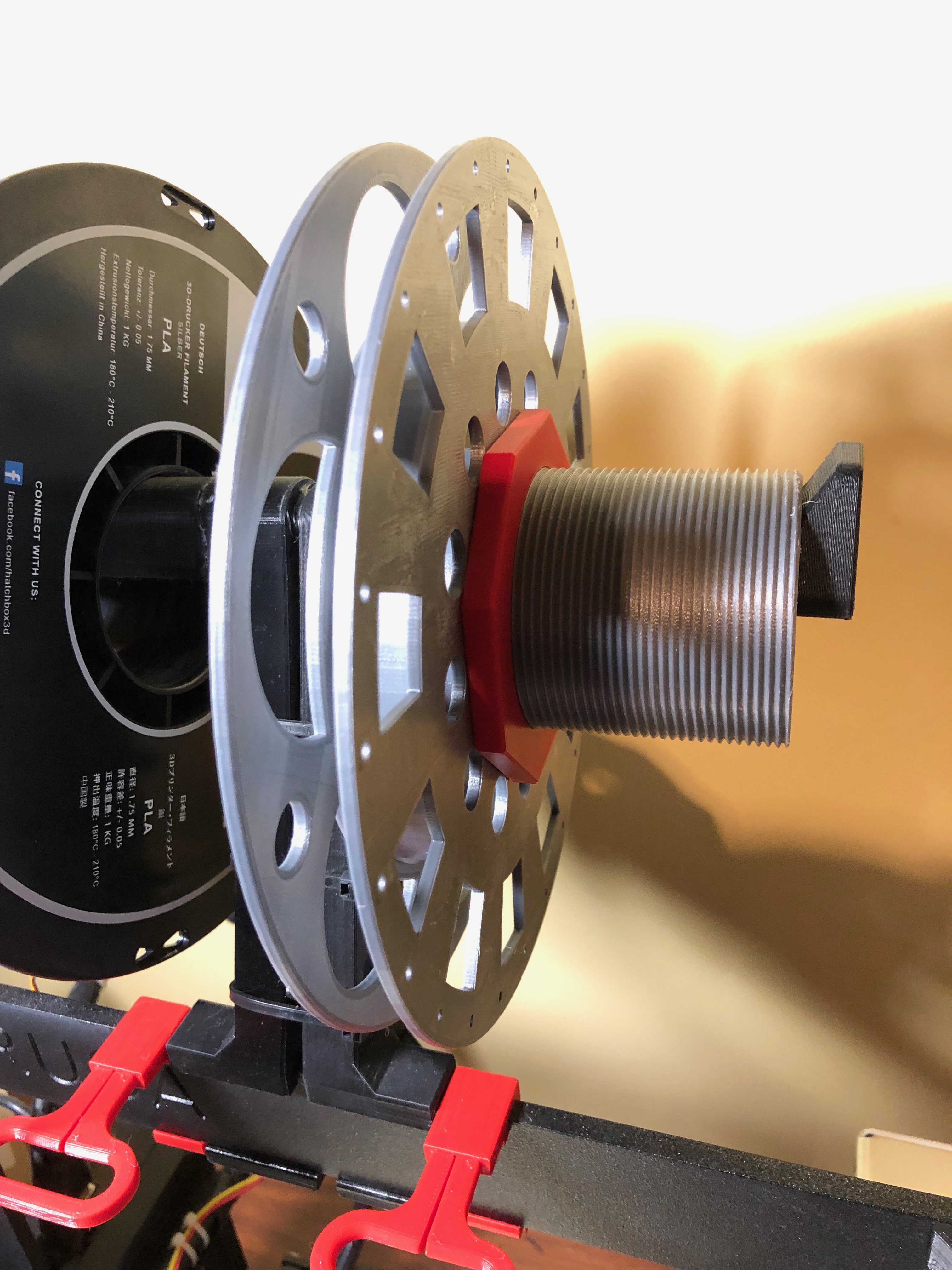 Filament Reel For "MakerBox" Filaments by Cowwolfe | Download free STL ...