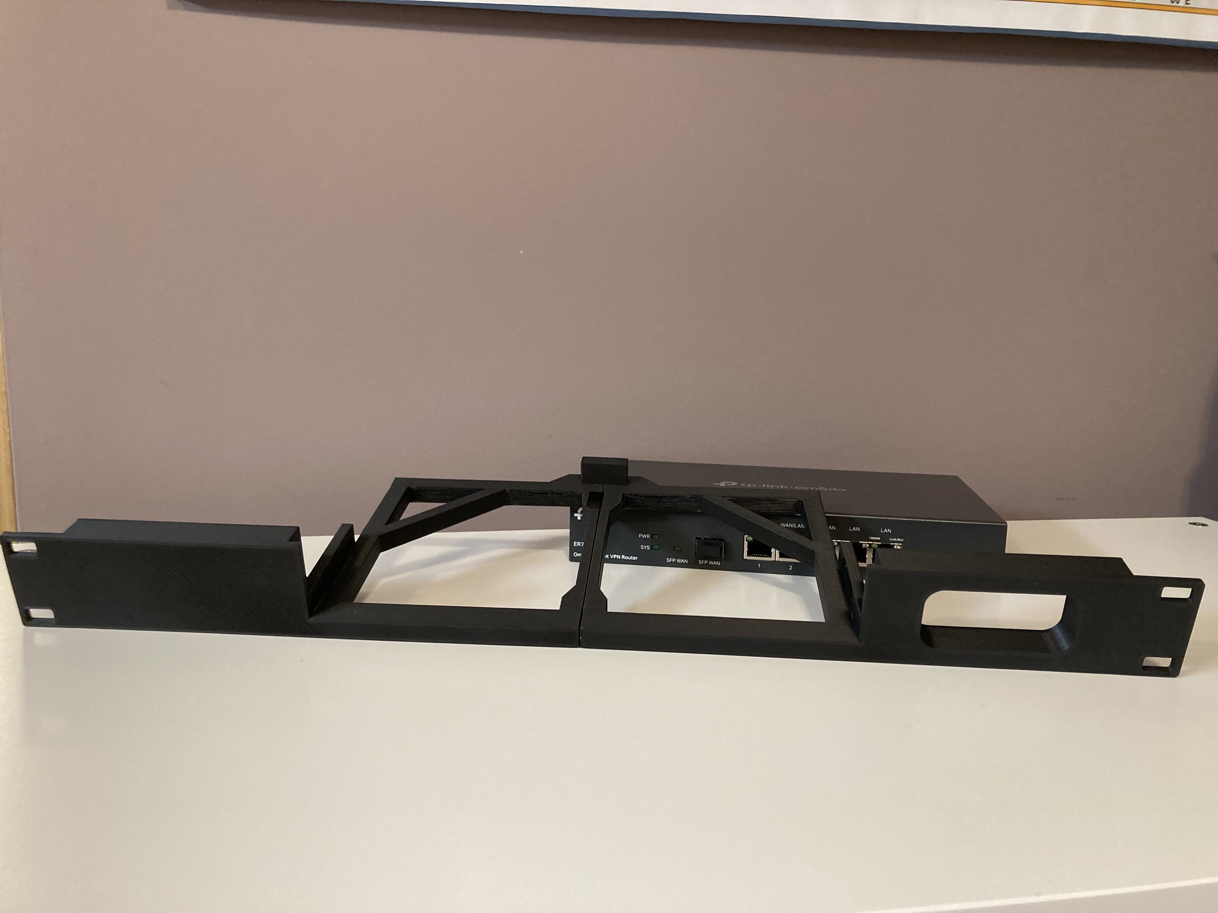 TP-Link 1U rackmount housing for ER7206 router por calipsoii ...