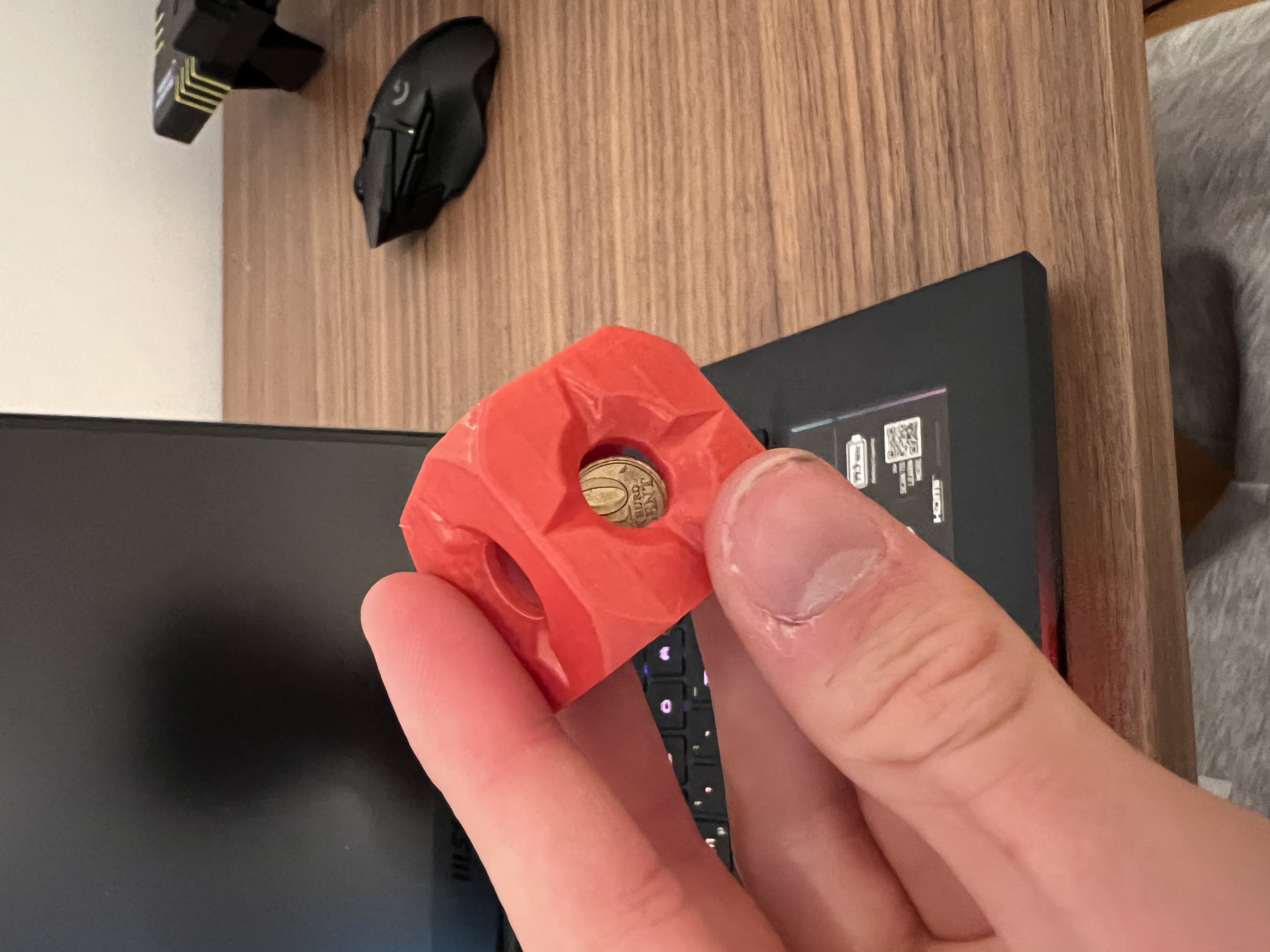 A coin stuck in a cube by Petzi06 | Download free STL model ...