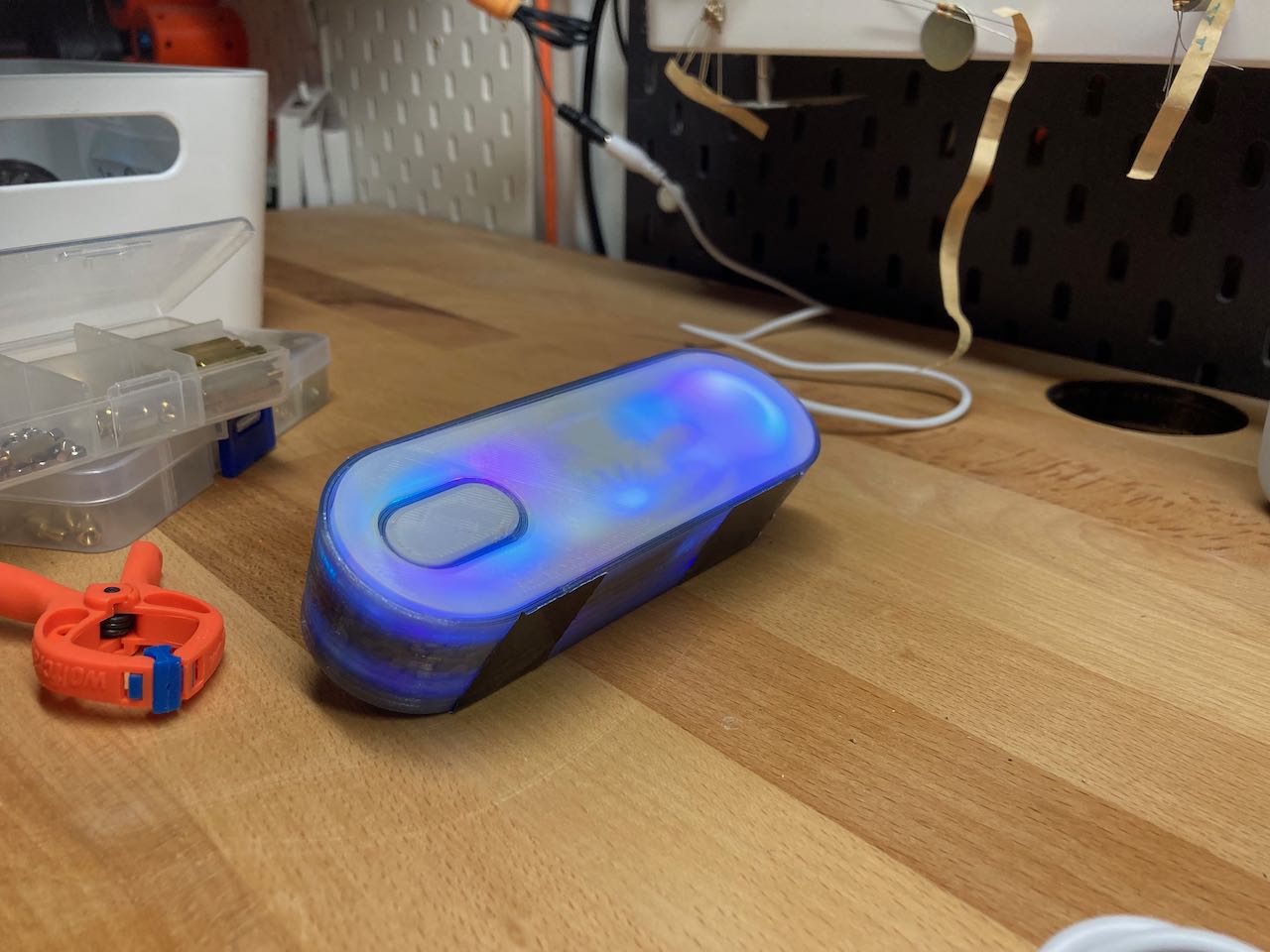 Philips Hue Play Like Lights And Sensors by huskyte | Download free STL ...