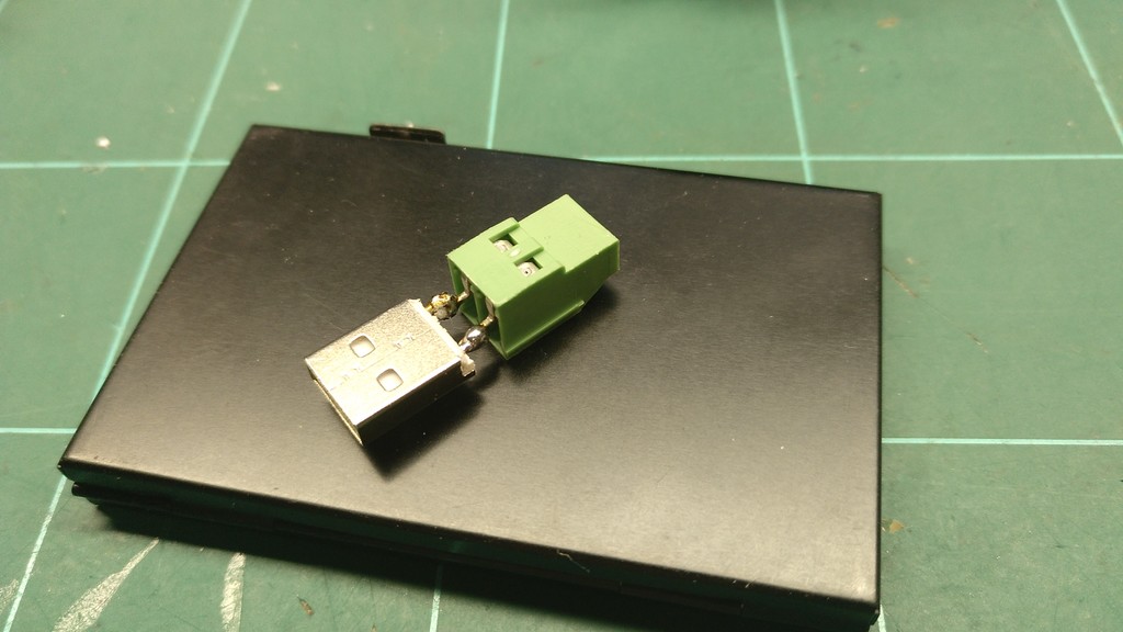 Toma USB con clema by Nandito | Download free STL model | Printables.com