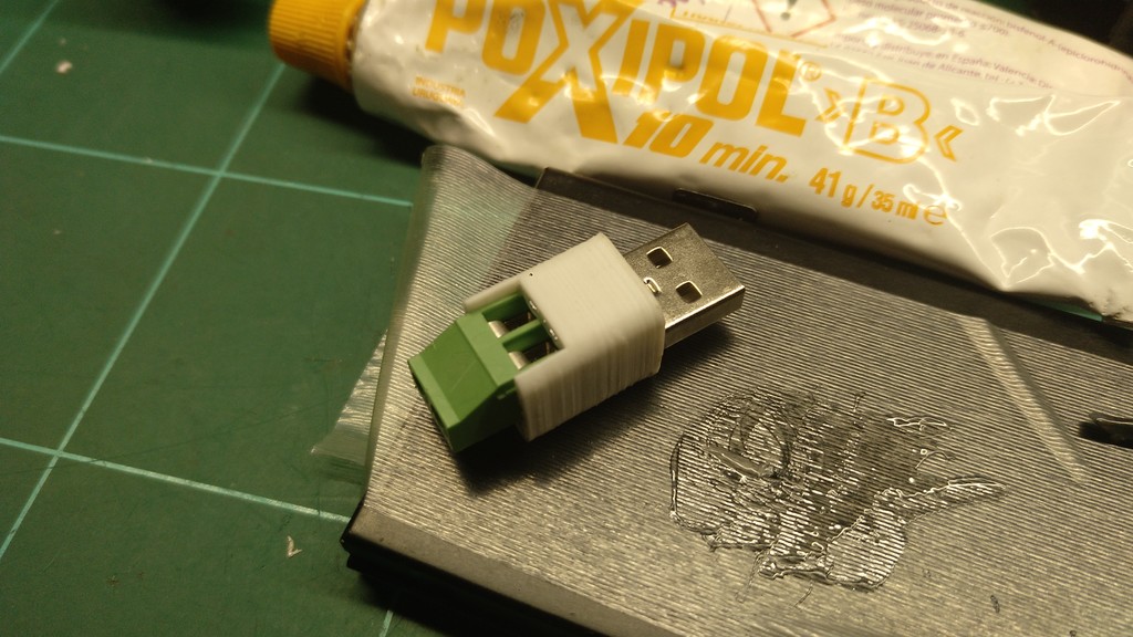 Toma USB con clema by Nandito | Download free STL model | Printables.com