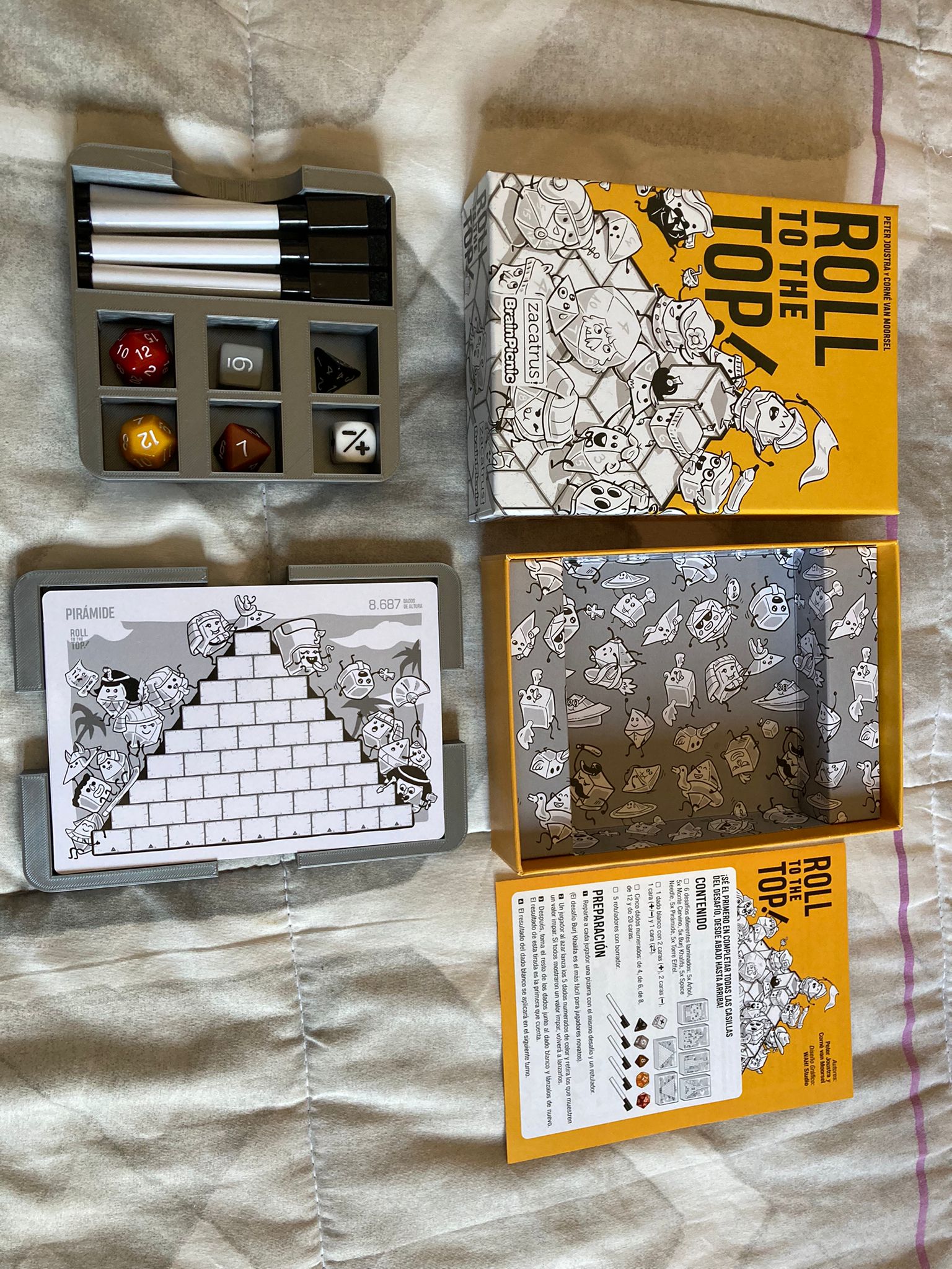 Roll to the Top! game insert par Javier M. G. | Téléchargez ...