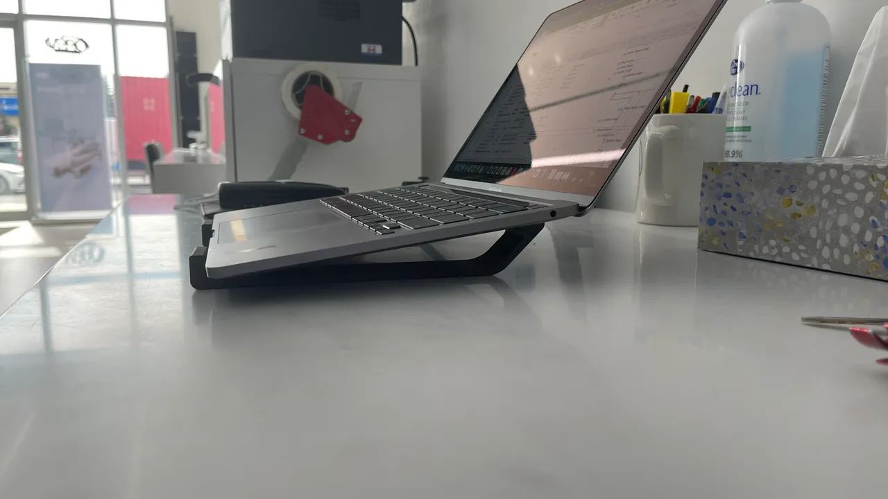 Laptop Riser by Daniel | Download free STL model | Printables.com