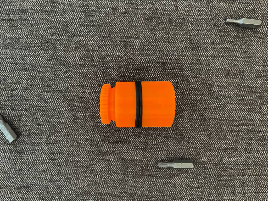 Clicky Revolving Bit Dispenser by Brianchenito | Download free STL ...