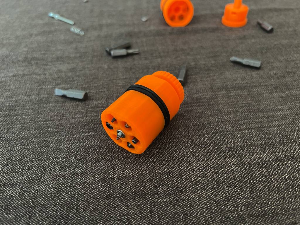 Clicky Revolving Bit Dispenser by Brianchenito | Download free STL ...