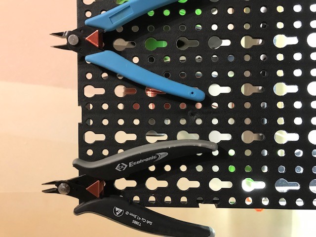 Nipper Holder by Phil W | Download free STL model | Printables.com