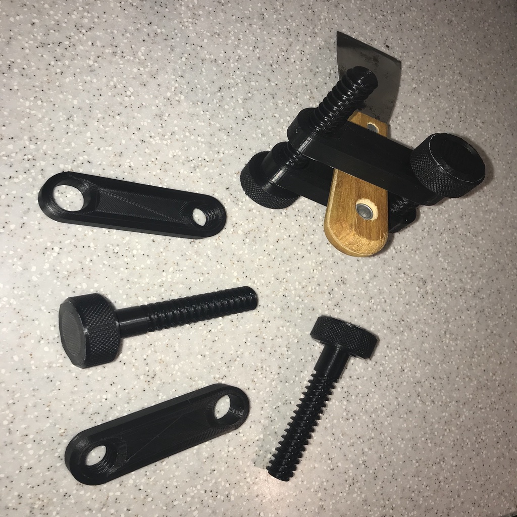 Two Screws Clamp by Elitail | Download free STL model | Printables.com