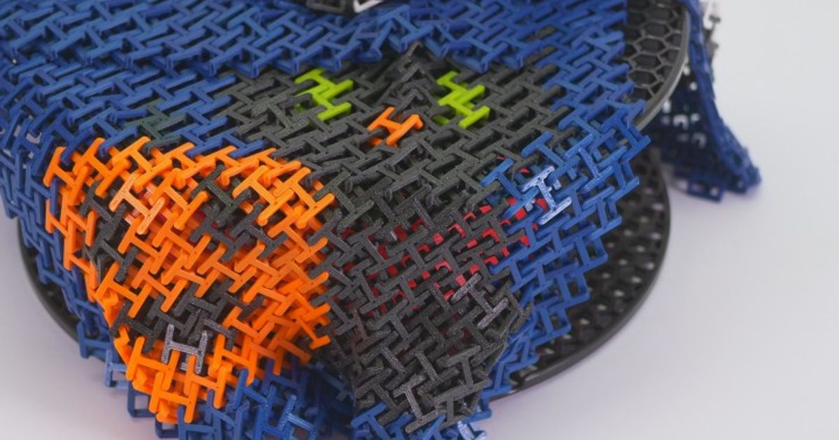 Halloween Chainmail - Multi Material 3D Printable Fabric by De Jennes ...