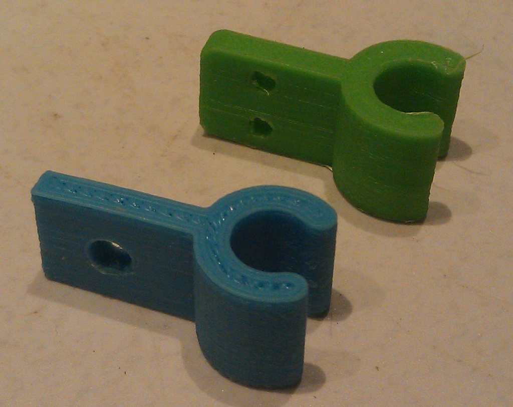 Cable clip with screw or nail fixing tab by 1944GPW | Download free STL ...