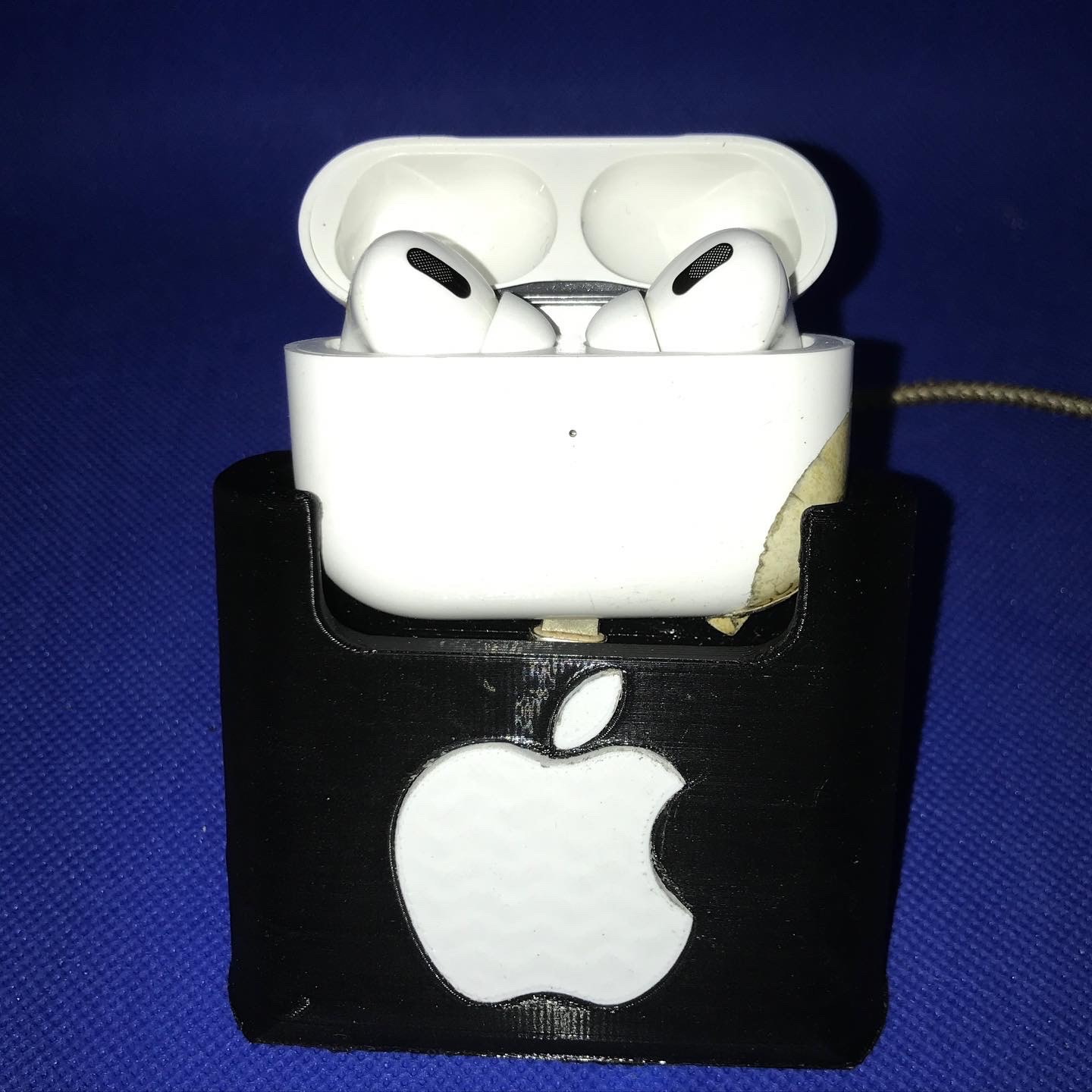 Earpod Dock with Apple Logo by w2media | Download free STL model ...