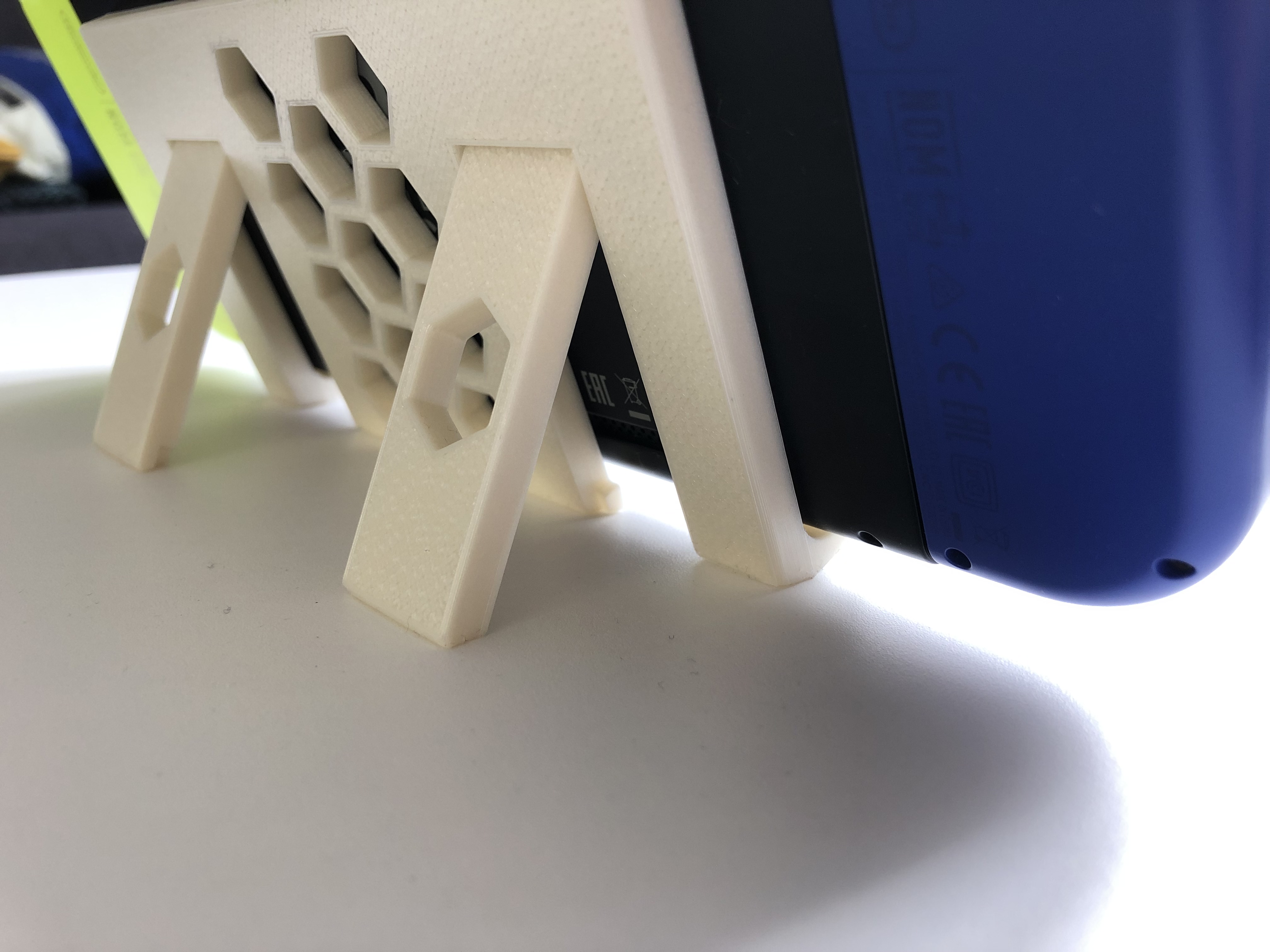 Nintendo Switch stand with flaps por SamR | Descargar modelo STL ...