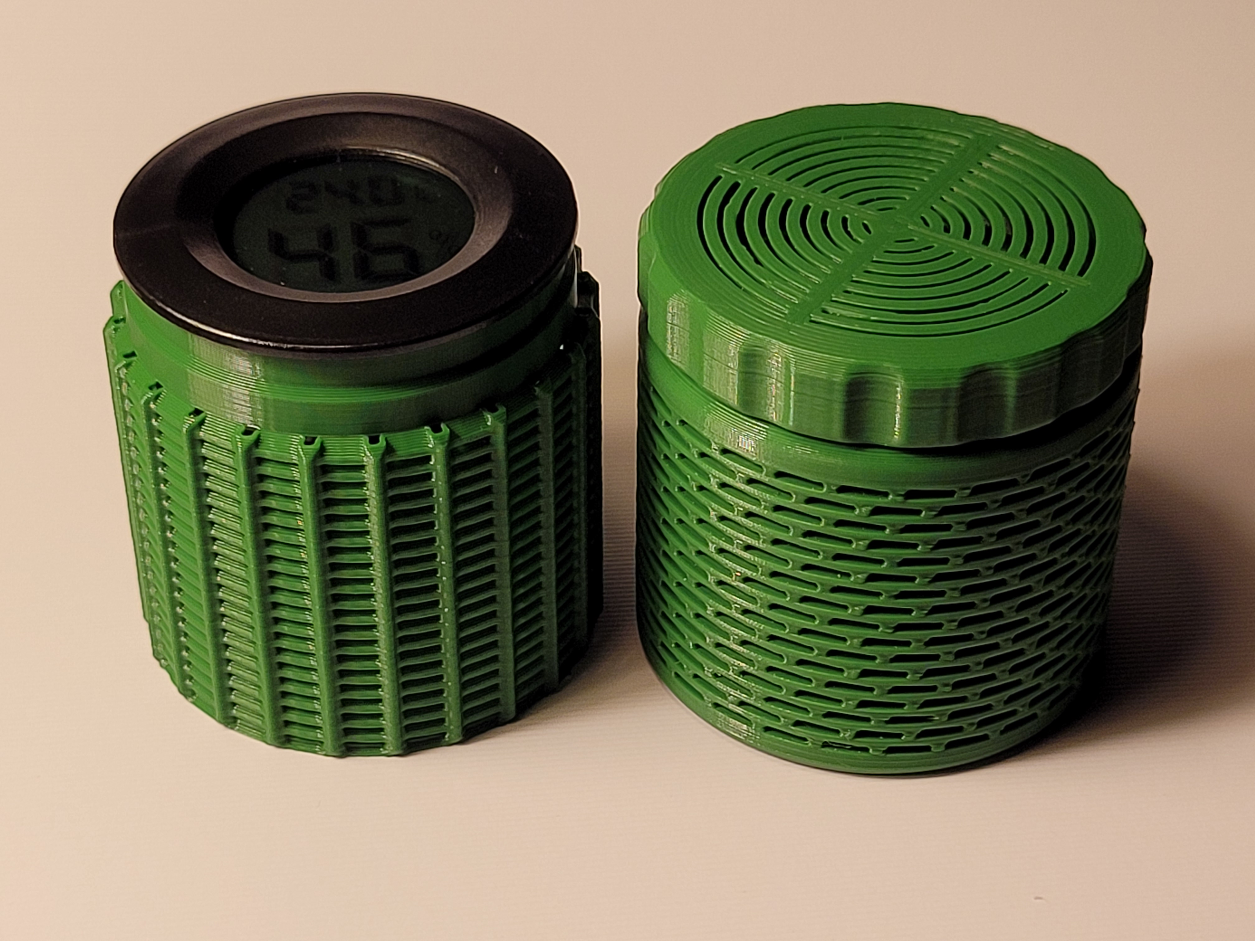 Super fast silica gel desiccant spool container - vase mode by Tomek ...