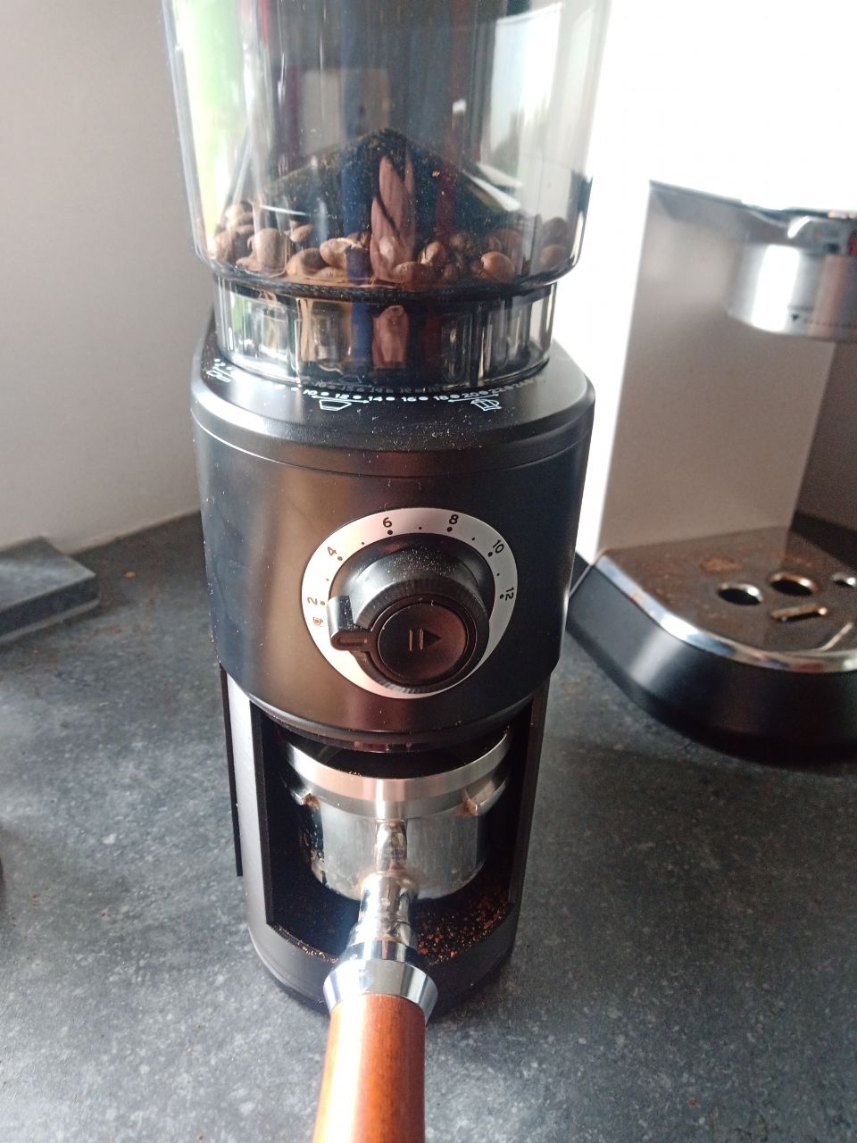 Tchibo coffee grinder direct to portafilter by deKay | Download free ...