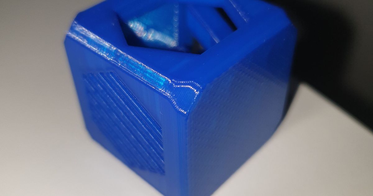 Flat bottom 'Helix Test Cube' - Extrutim by VladSalad | Download free ...