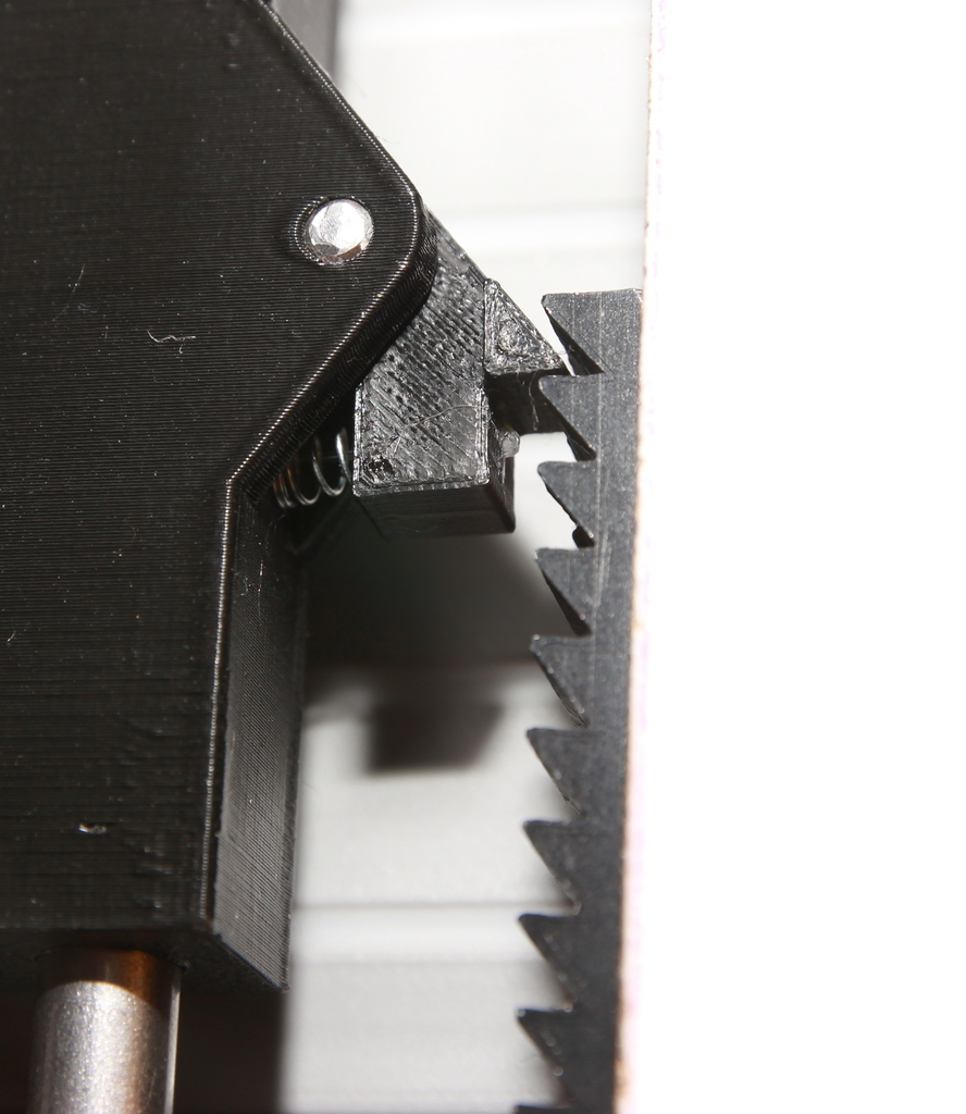 Built-in adjustable TV/Monitor holder. Vesa (10x10) by Martin Prager ...