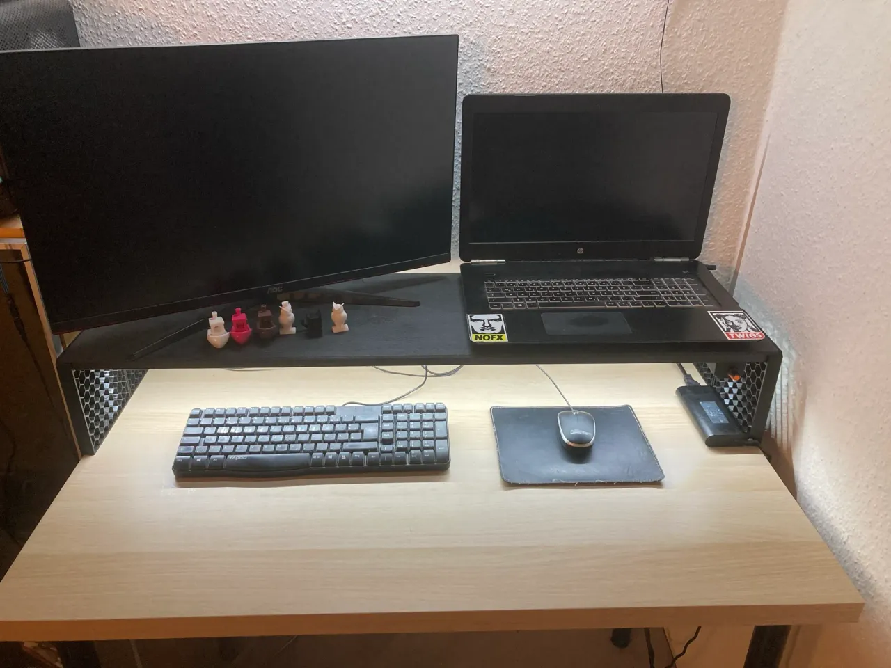 Linnmon Monitor/Laptop Stand by Malte | Download free STL model ...