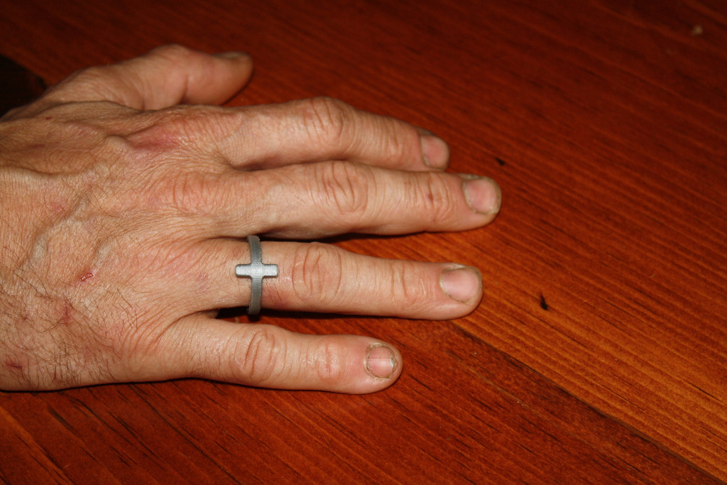 Simple Cross Ring by rebeltaz | Download free STL model | Printables.com