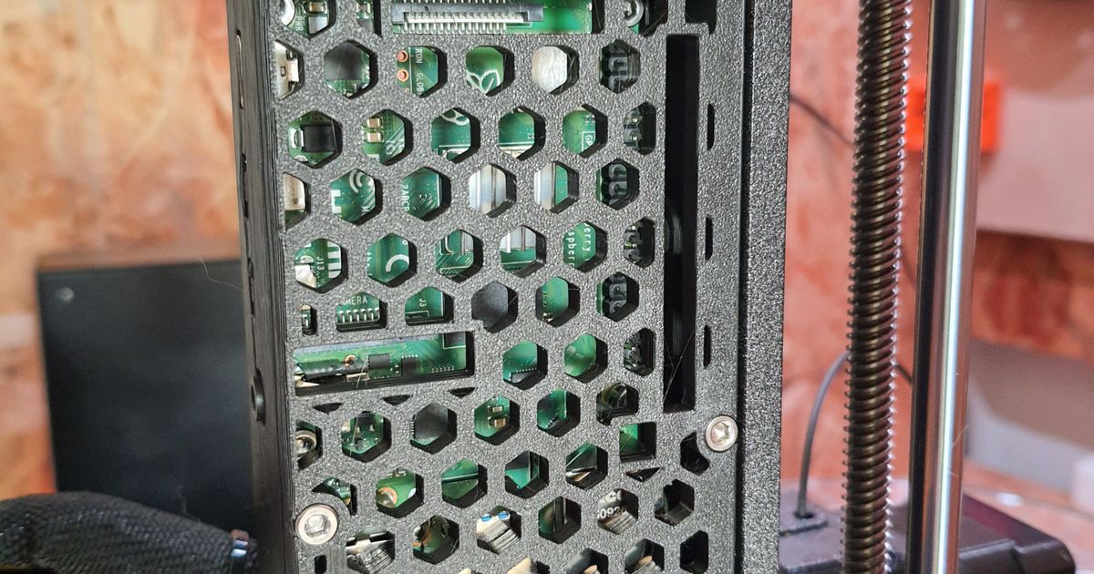 screw on case for Raspberry Pi 4 by Matripolyx | Download free STL ...