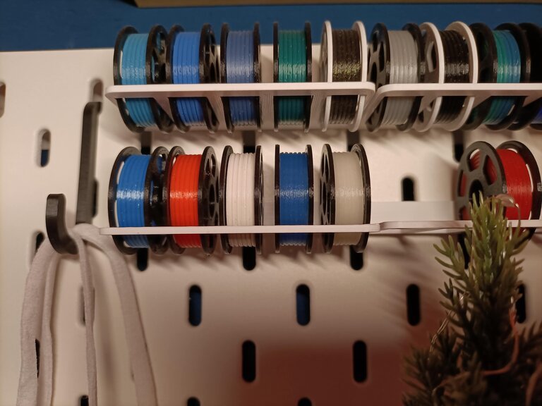 Skadis Mini Filament Spool Shelf by erdnaskram | Download free STL ...