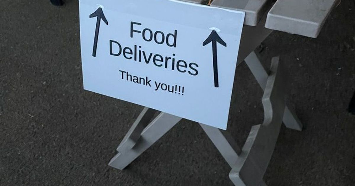 Contact-less food delivery sign (OpenSCAD Customizer) by Nem | Download ...