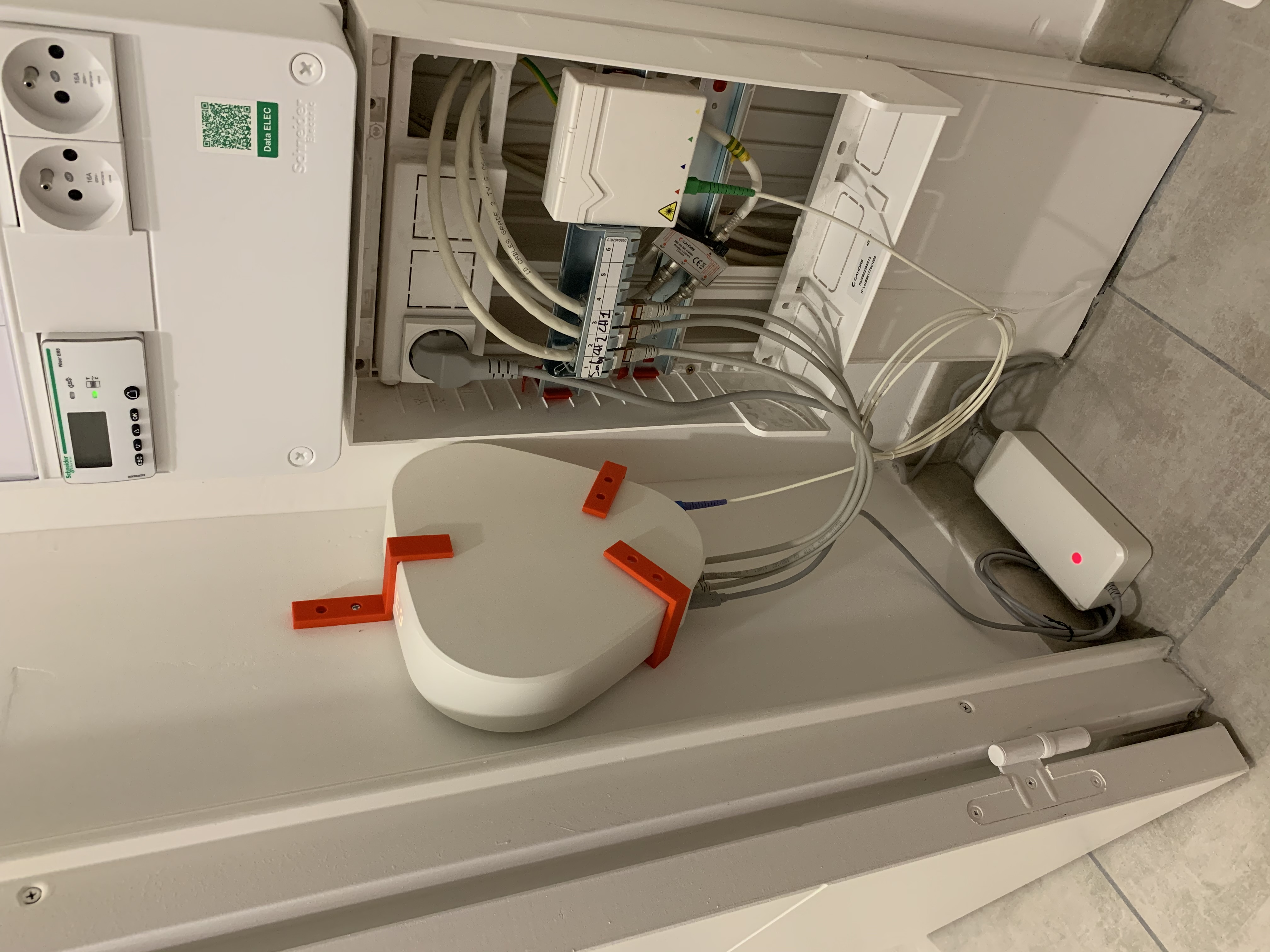 Support mural Freebox Delta by Crocmagnon | Download free STL model ...