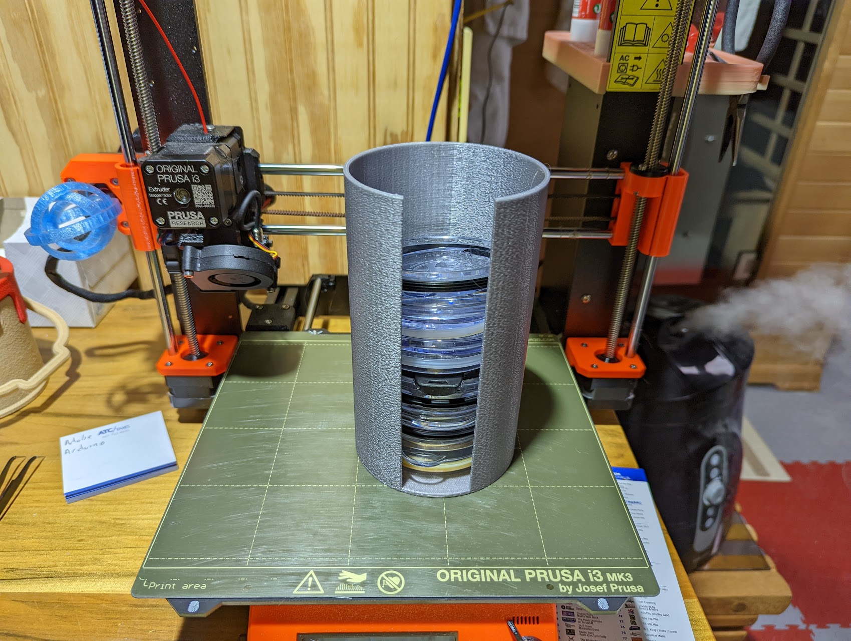 Lid Holder for insulated mugs by Sneezy | Download free STL model ...