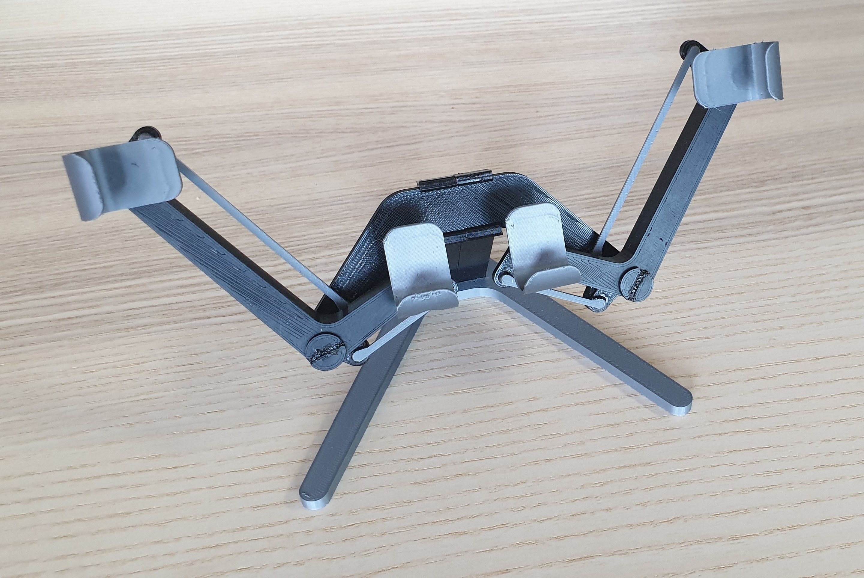 Mechanical Stand - 2 positions by Hugo | Download free STL model ...