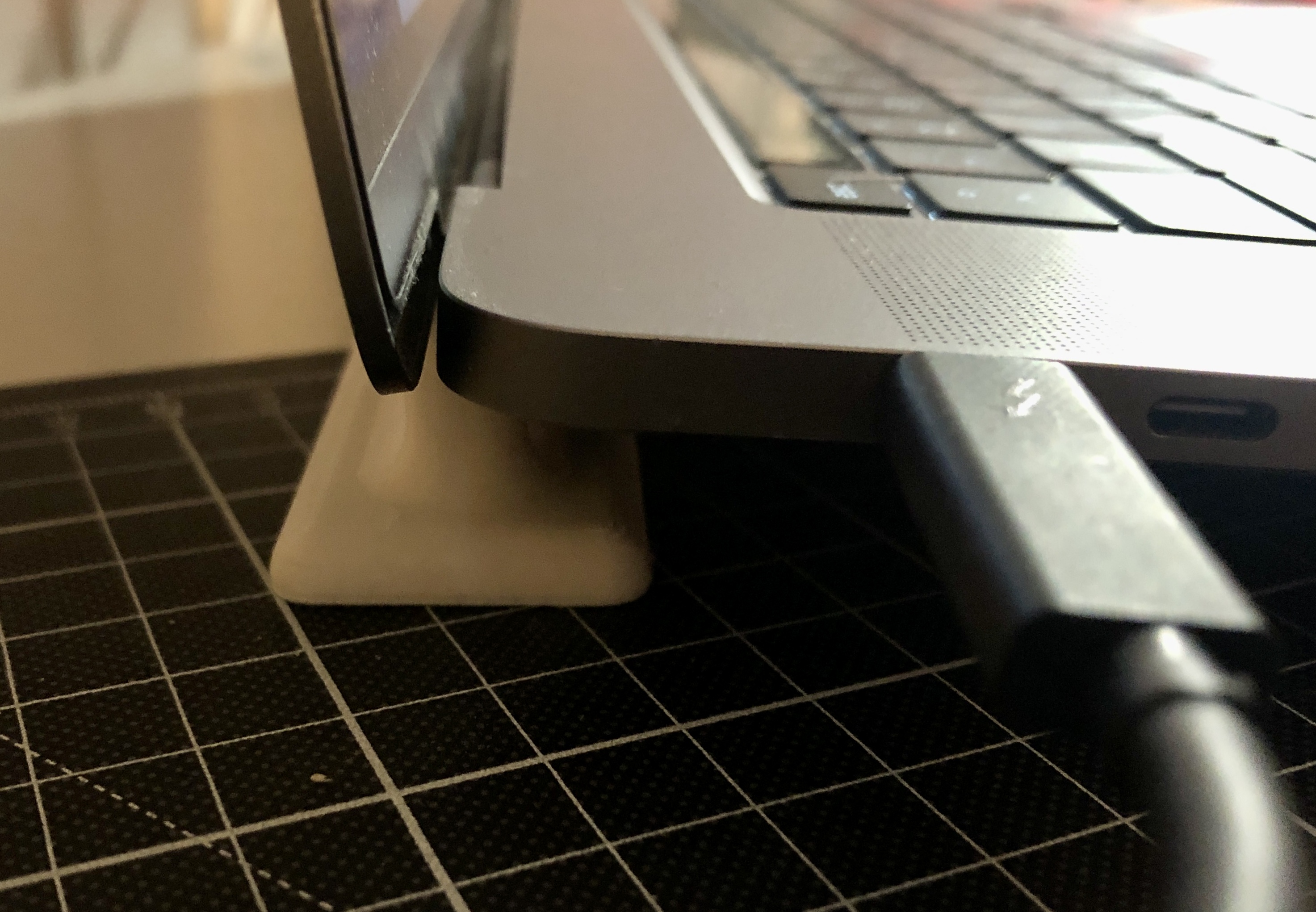 Universal Laptop Riser by Burns | Download free STL model | Printables.com