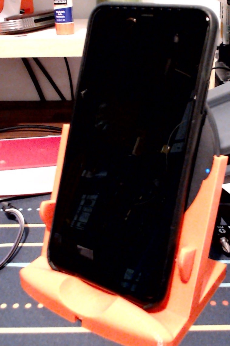 iPhone/pro/max Anker qi charge pad angled stand, portrait and landscape ...