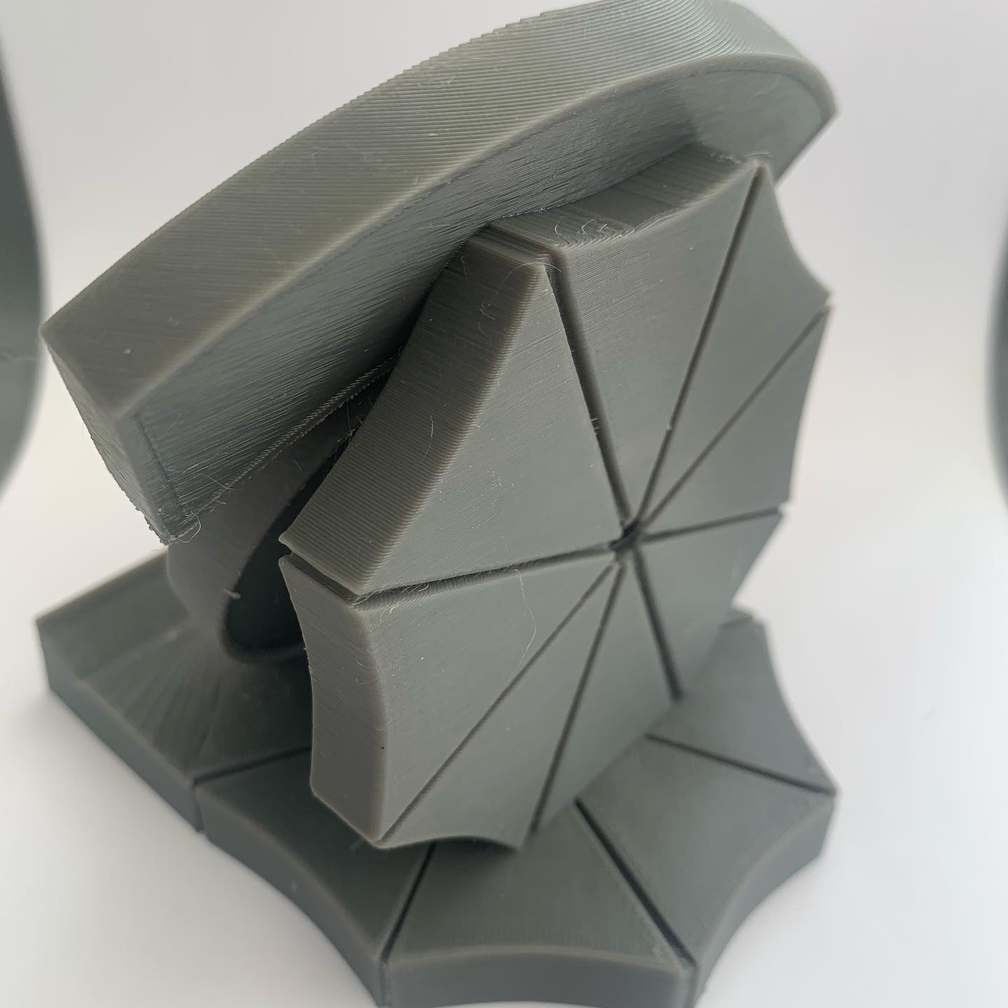 Resident Evil Inspired Phone Holder par Johnnyt8 | Téléchargez ...