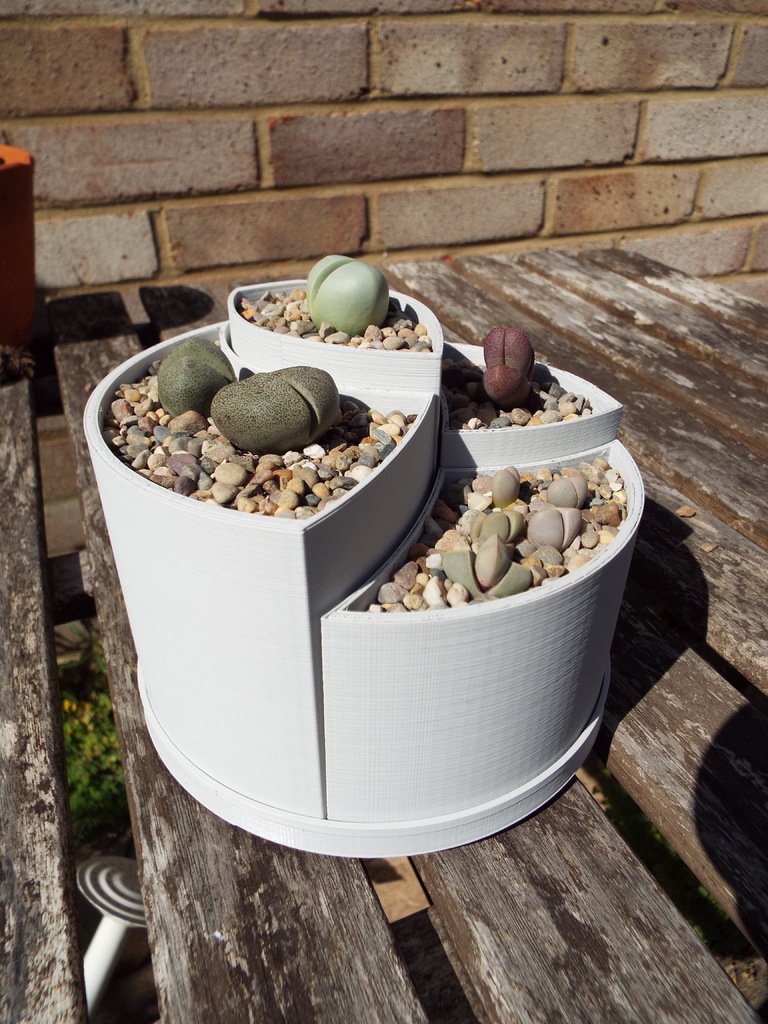 Curved segment pot with tray by MegaAndy | Download free STL model ...