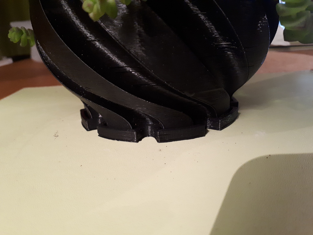Twisted Plant Pot by MegaAndy | Download free STL model | Printables.com